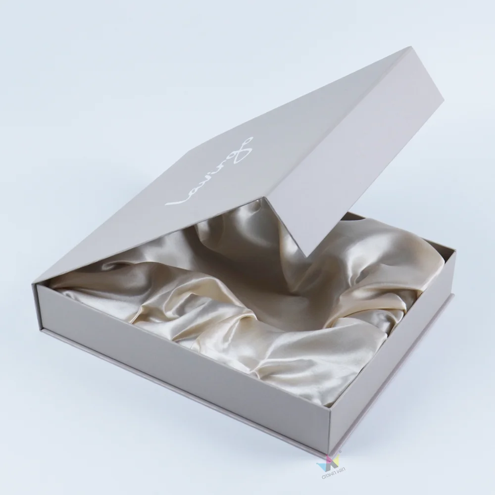 Custom Golden Supplier Silk Scarf Packaging Boxes Gift