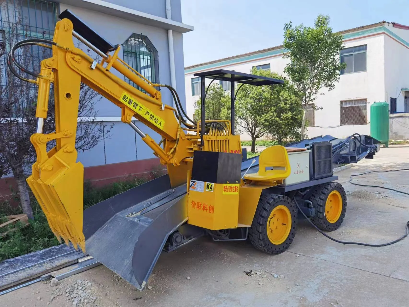 China Double Motor Control System Mucking Rock Loader Easy Movement in ...