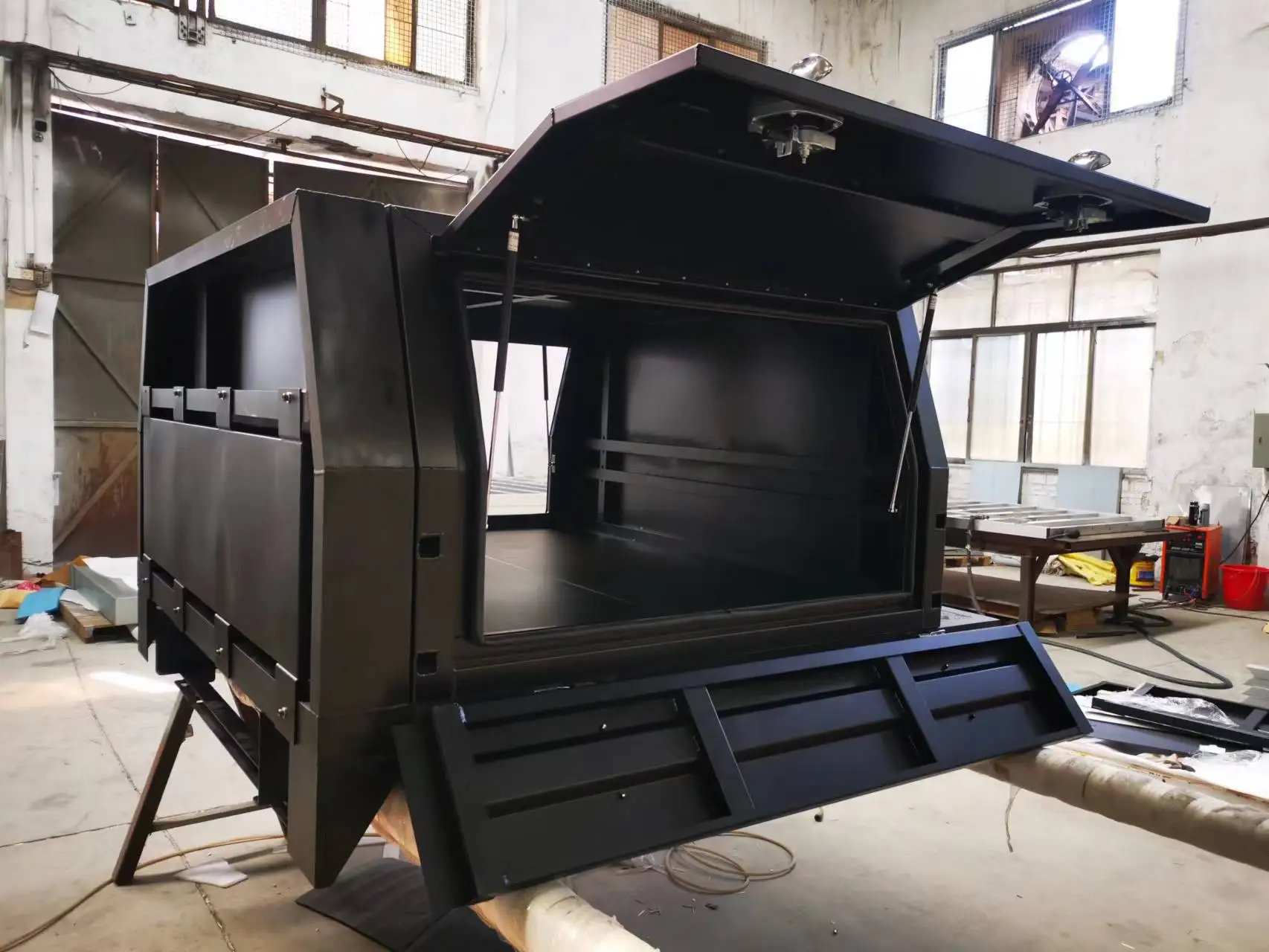 Custom Stainless Steel Water Tanks for Ute Tray Headboard