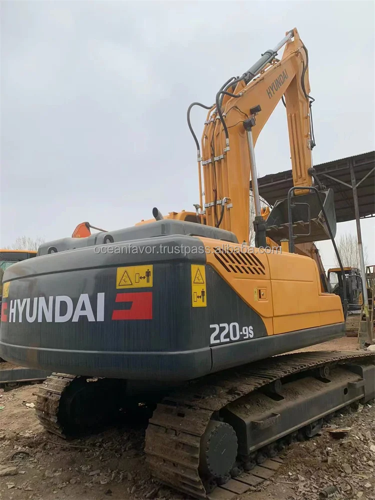 Hyundai R220lc-9s 22 Ton Crawler Excavator - Excellent Condition