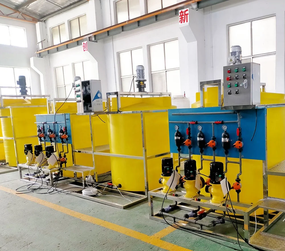 High Quality Plastic Liquid Mixing Tank Machines with Seko Dosing Pump