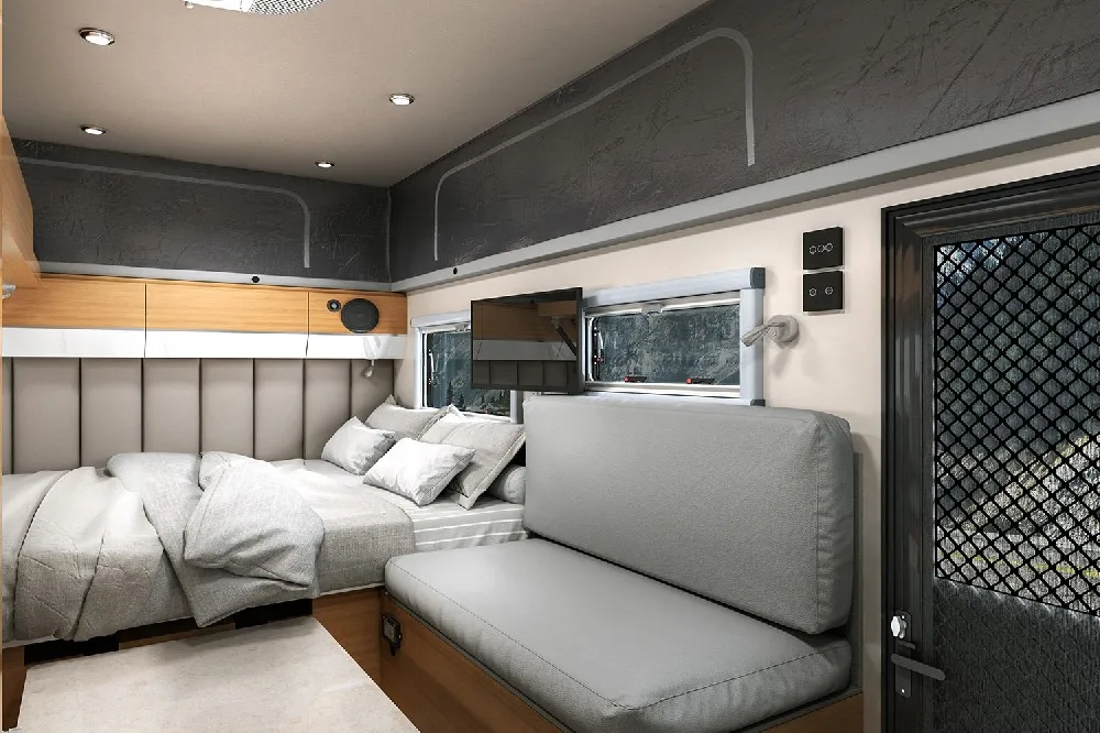 Customized Luxury 5 Berth Family Caravan Off-road Camper Rv With Triple ...