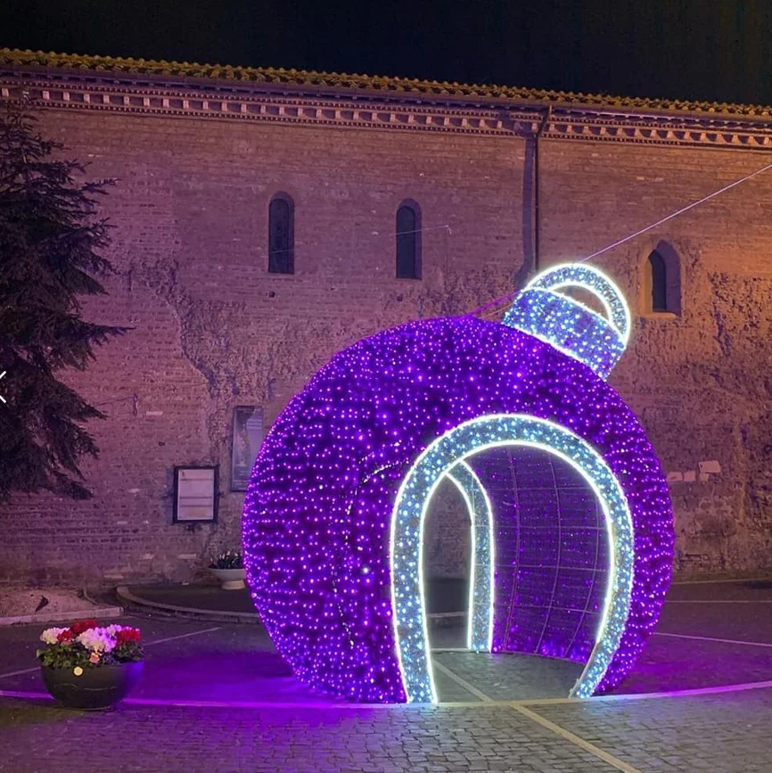 Giant 3d Illuminated Walk Through Christmas Ornament Ball Structure ...