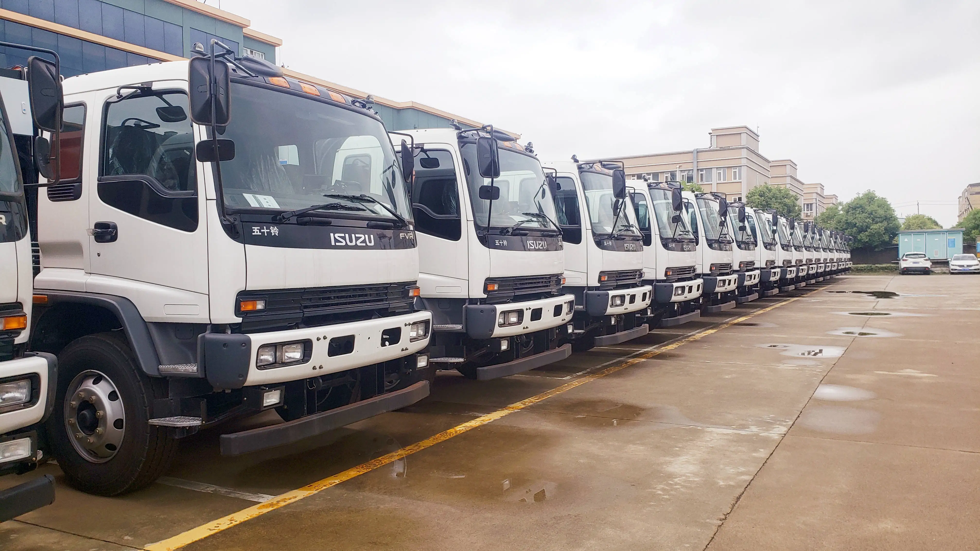 ISUZU 4x2 Compress Garbage Truck 25cbm - Efficient Waste Disposal