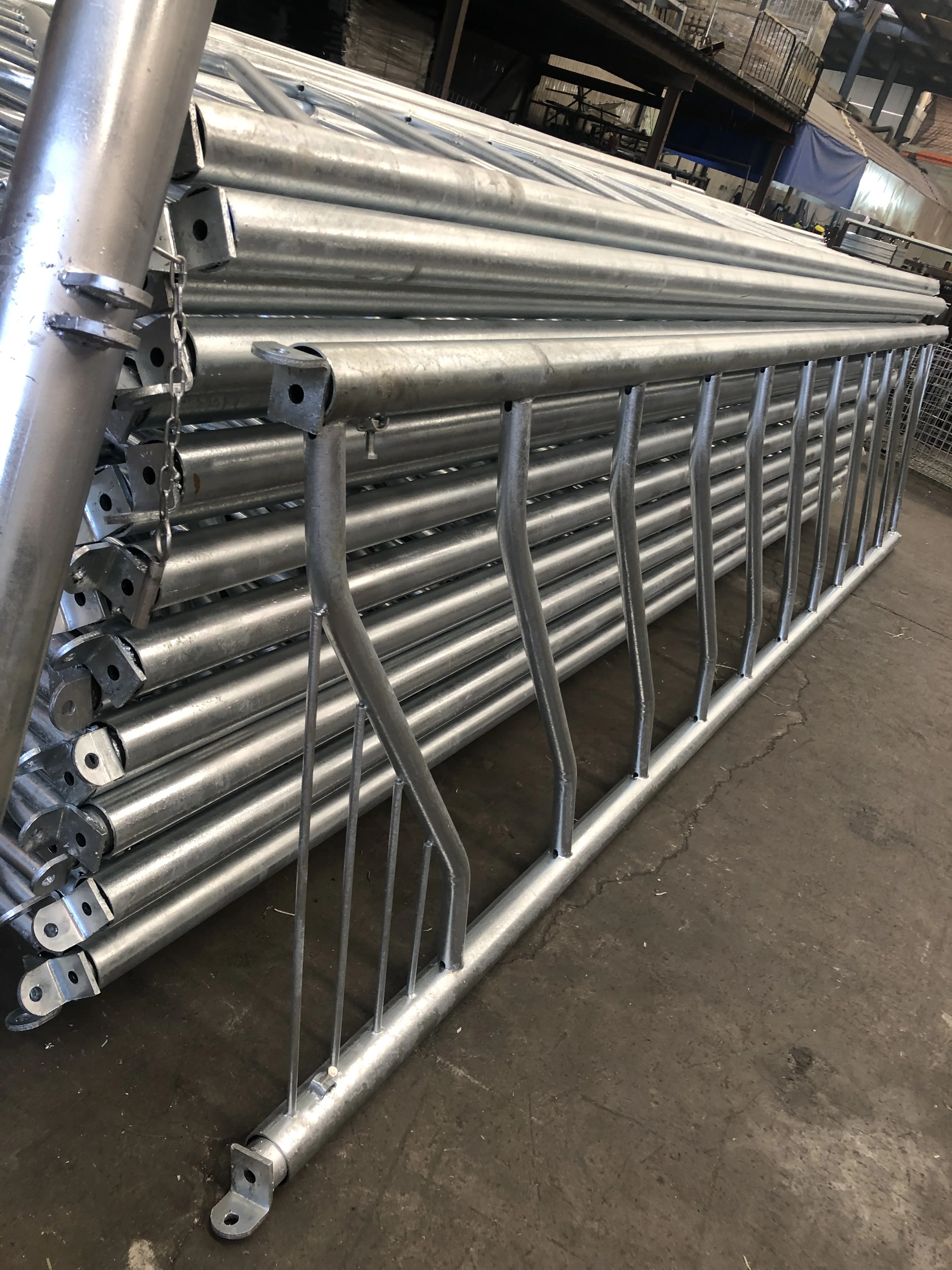 Diagonal Cattle Feed Barrier - Durable & Sustainable Fencing