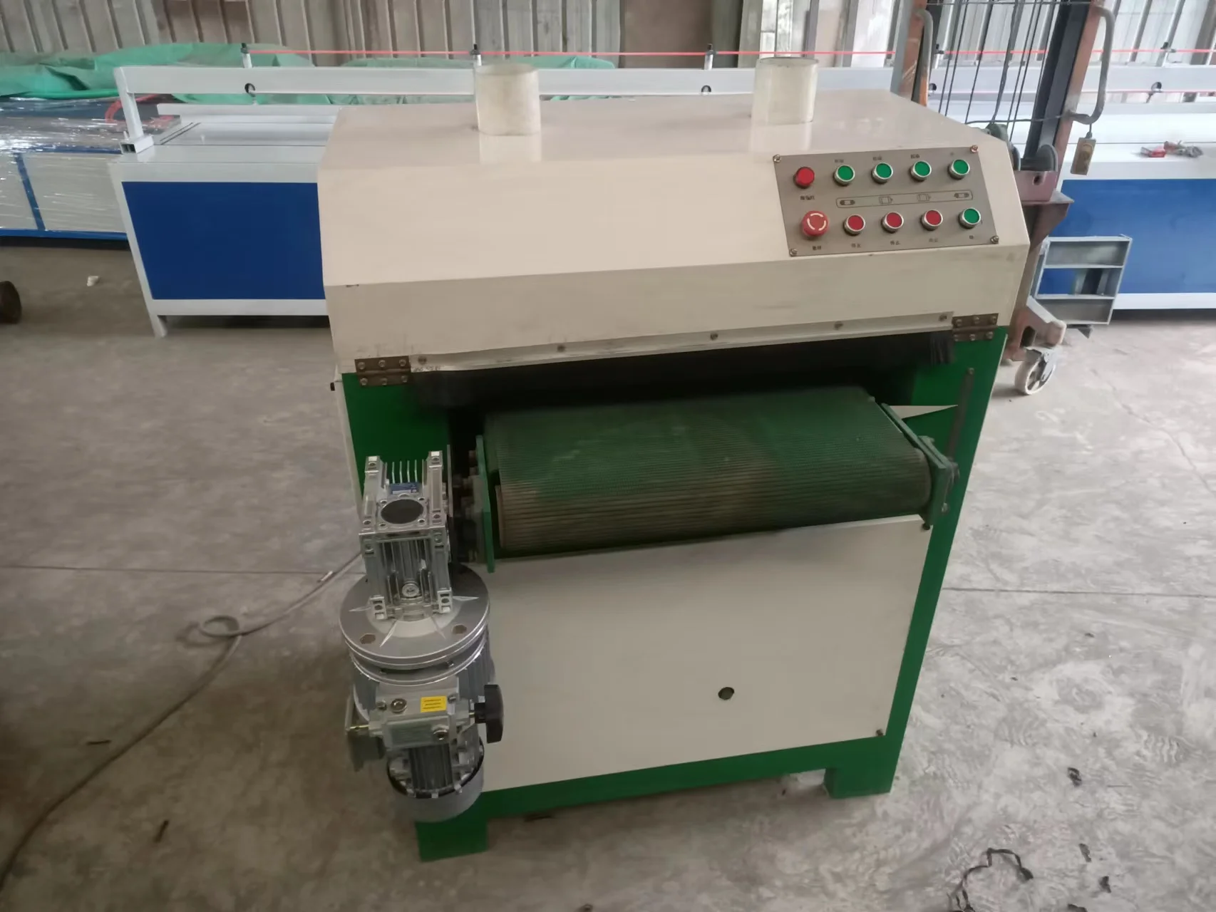 Wood Sanding Machine Board Polisher. Mold Wood Door Polishing Machine ...