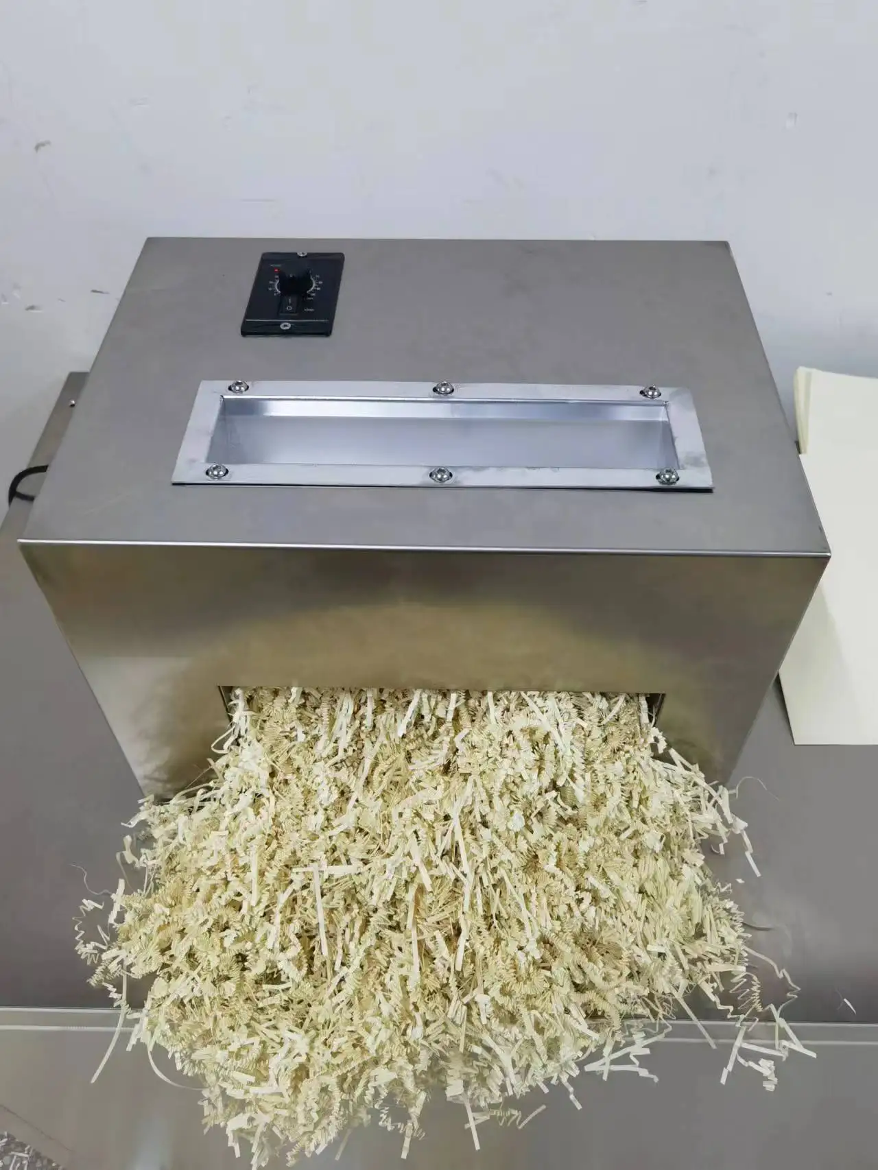 Crinkle Filler Paper Machine Shredder - Confetti Cut Machinery