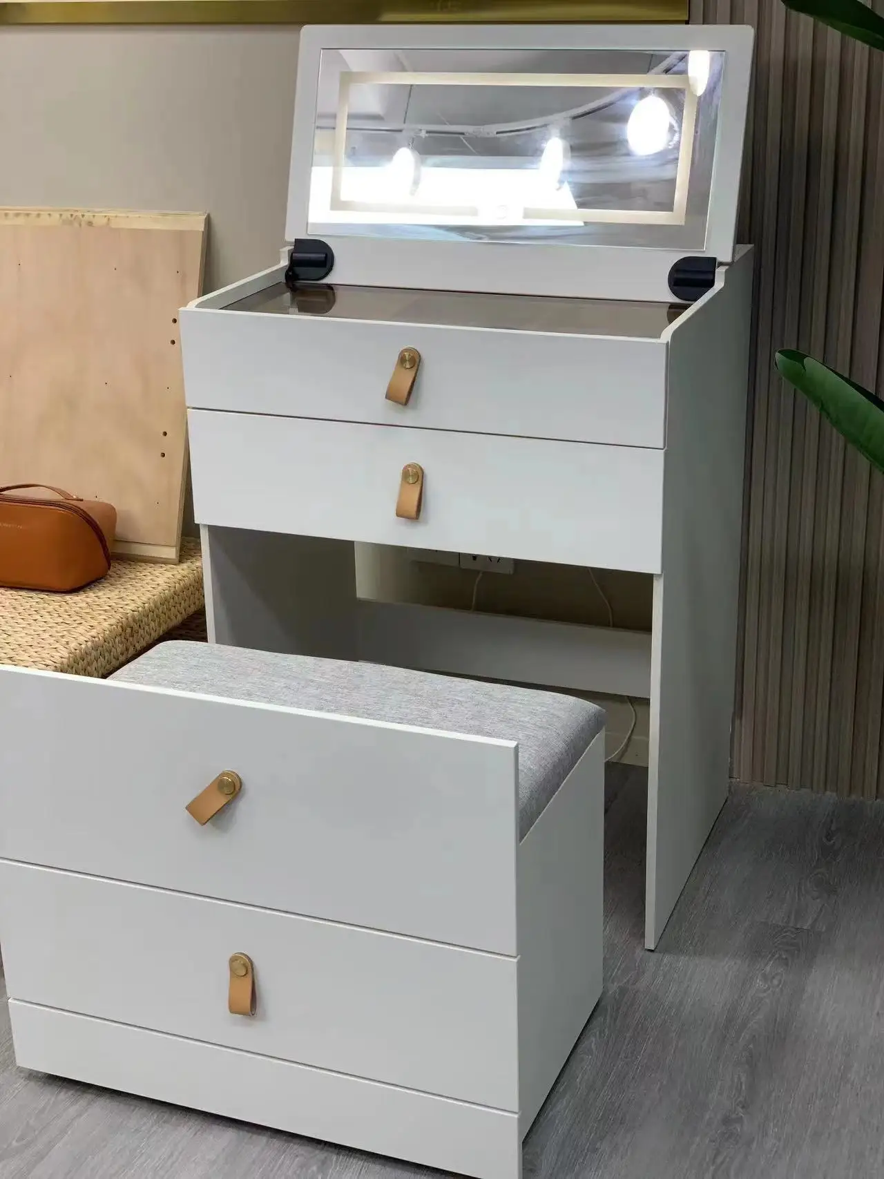New Modern Minimalist Bedside Cabinet - Perfect for Small Apartments
