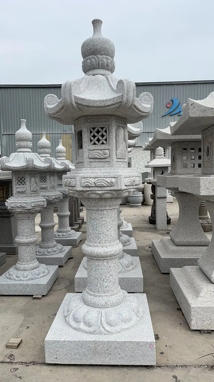 Classic Hand Carved Grey Granite Stone Lanterns for Garden Decorative