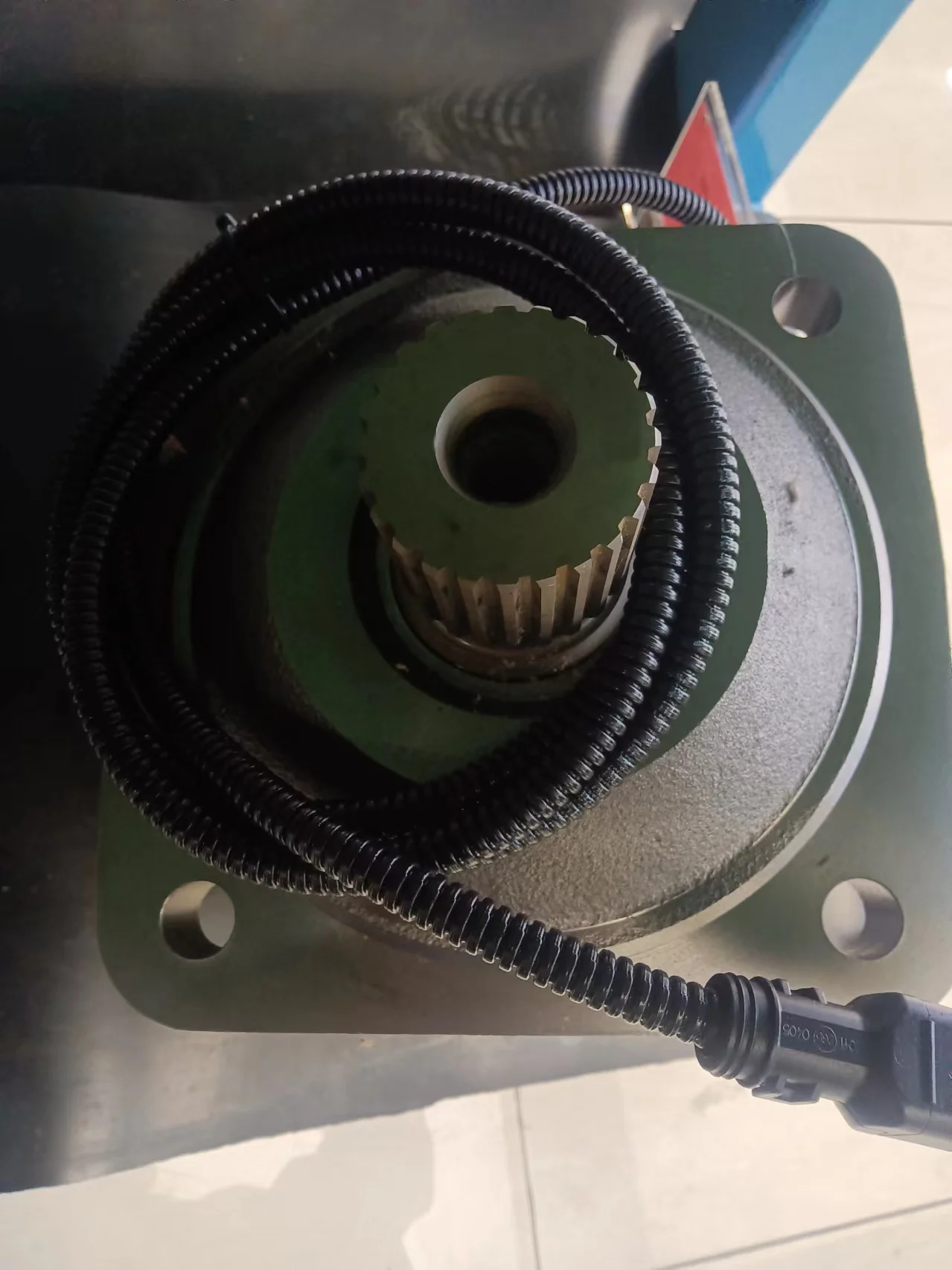 XCMG Official Mini Truck Mounted Crane Motors Hydraulic B0026930 SH7V M ...