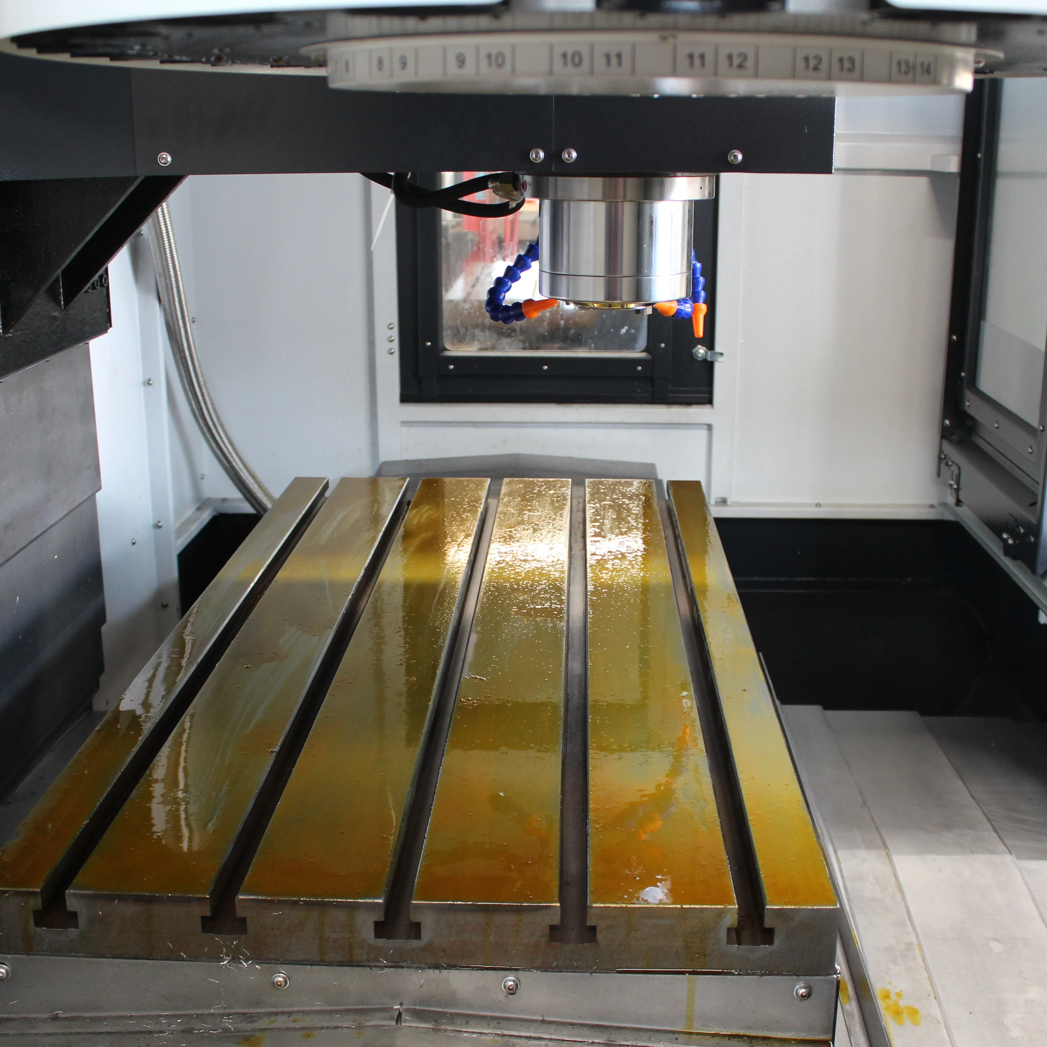 Fanuc/Siemens/GSK System VMC CNC Milling Machine CNC Vertical Machining ...