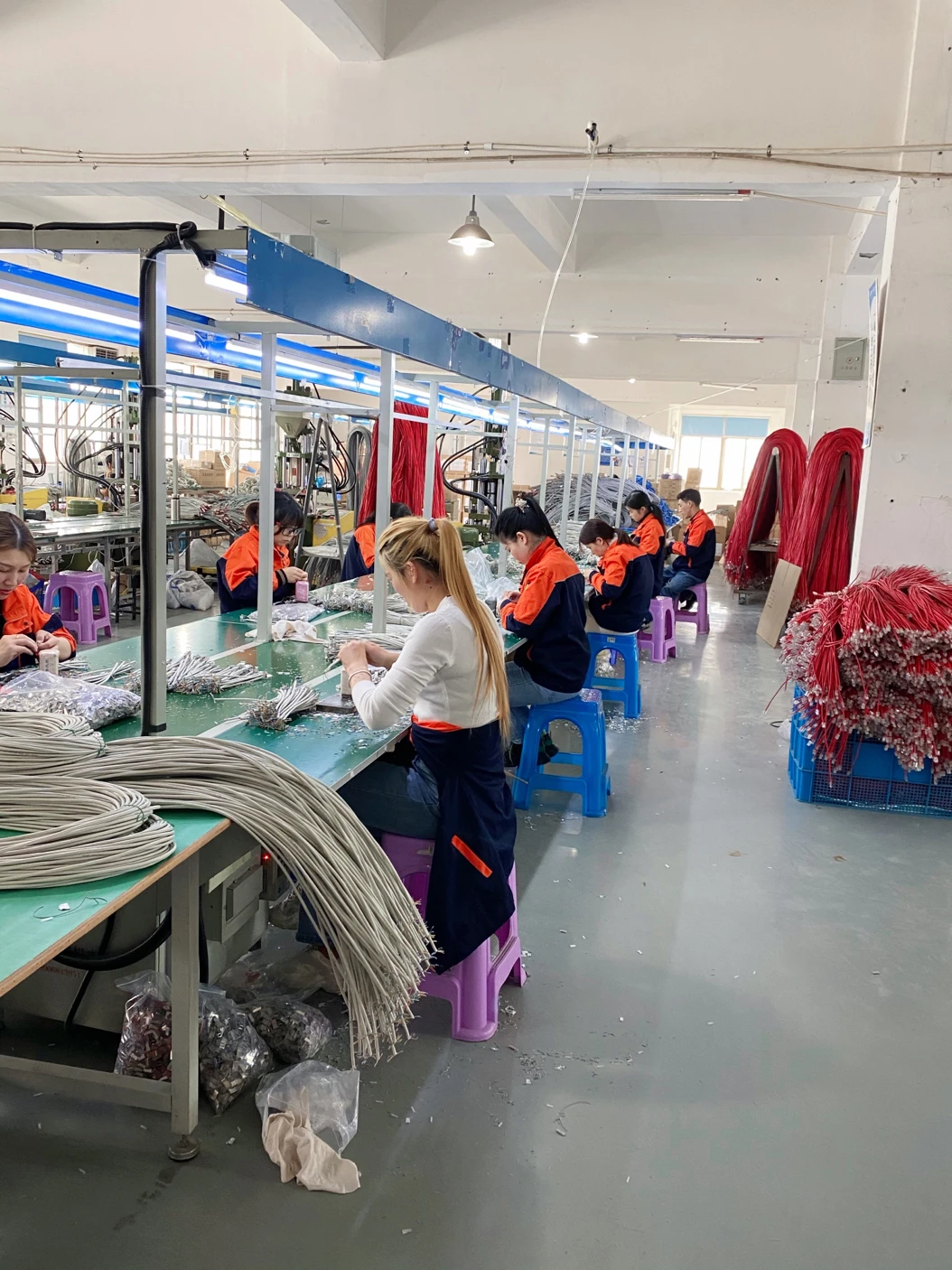 Pop Up Outlet Socket Vertical Desktop Popup British Desktop Socket With ...