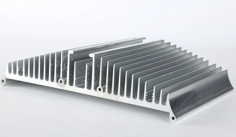 Extruded Aluminum Heatsinks With Diverse Designs, Precision Machining ...