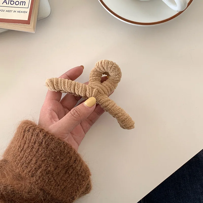 Elegant Woman Large 4.3Inch Clamp Ponytail Furry Wrapped Hair Claws ...