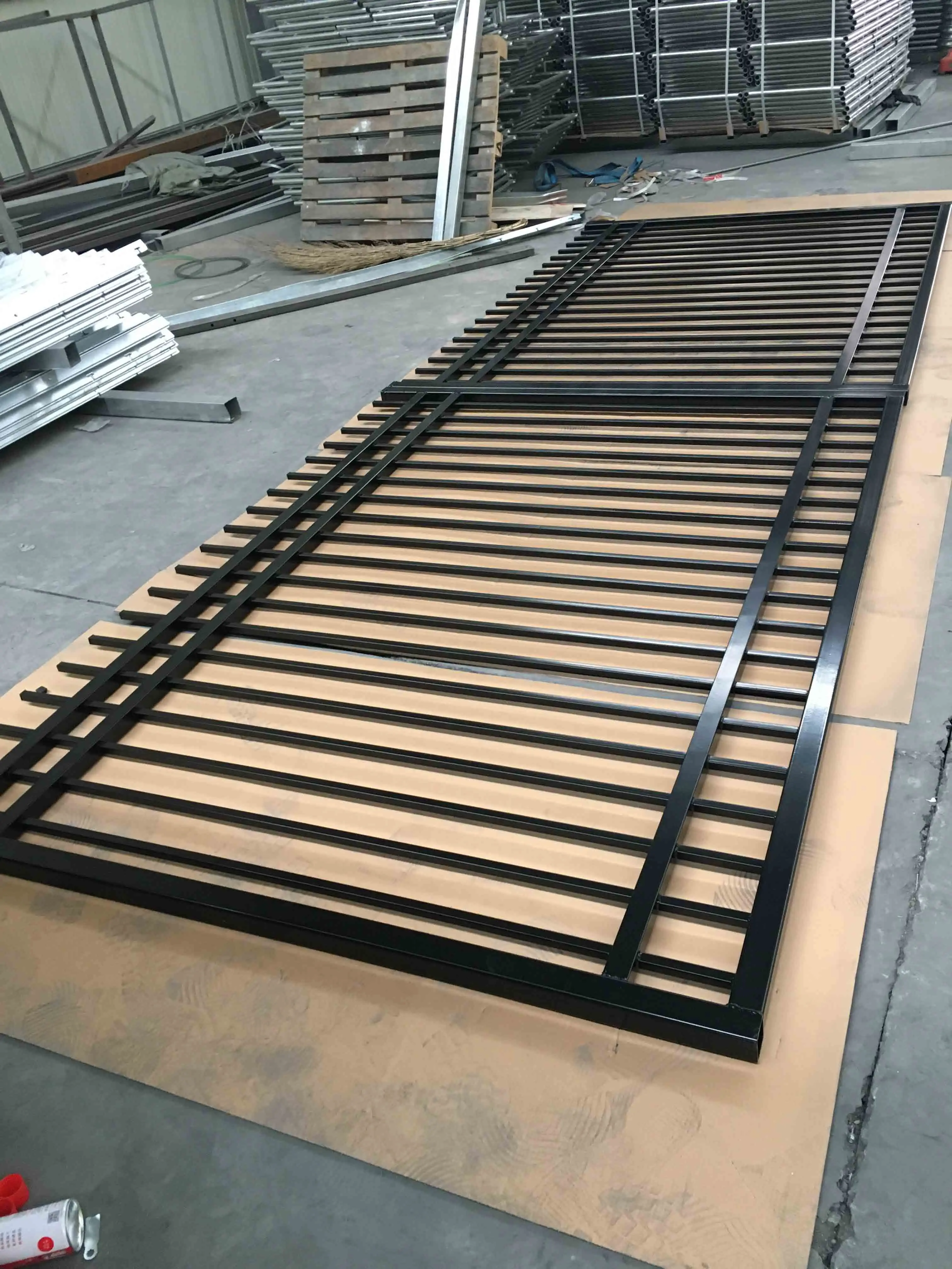 High Quality Best Price Unclimbable Steel Fence Gate Designs Simple ...