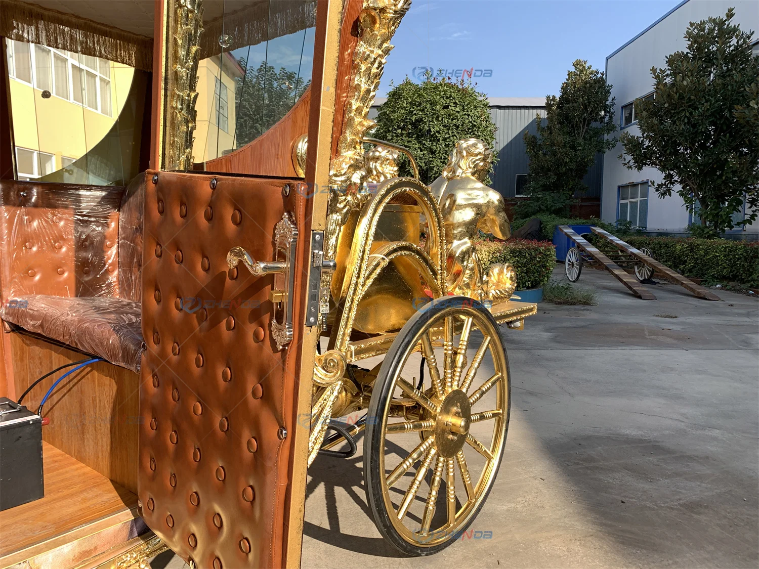 Golden Luxury Classical Princess Royal Carriage for Sale