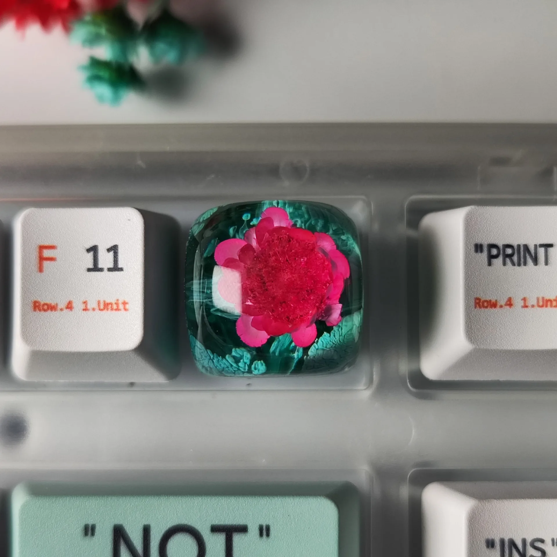 Customizable Keycap Resin SA Profile Daisy Flower Keycap