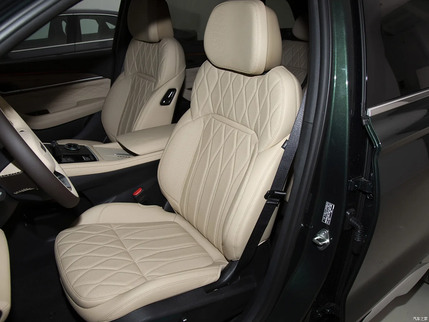 GEELY Xingyue L 2025 - Compact SUV with 2.0T 238 HP Engine
