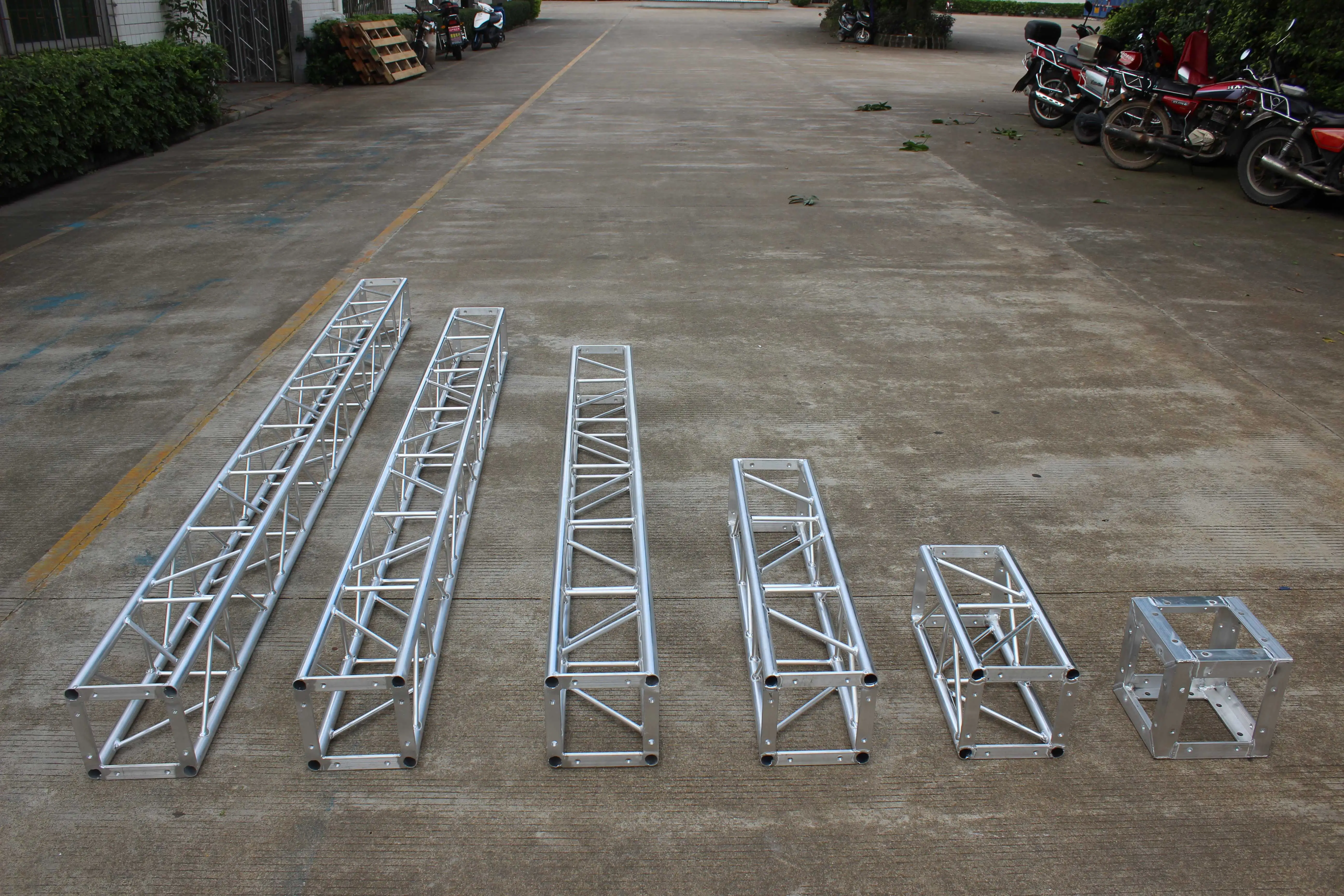 Aluminum Lighting Aluminum Truss Roof Trusses Wedding Stage Box Truss ...