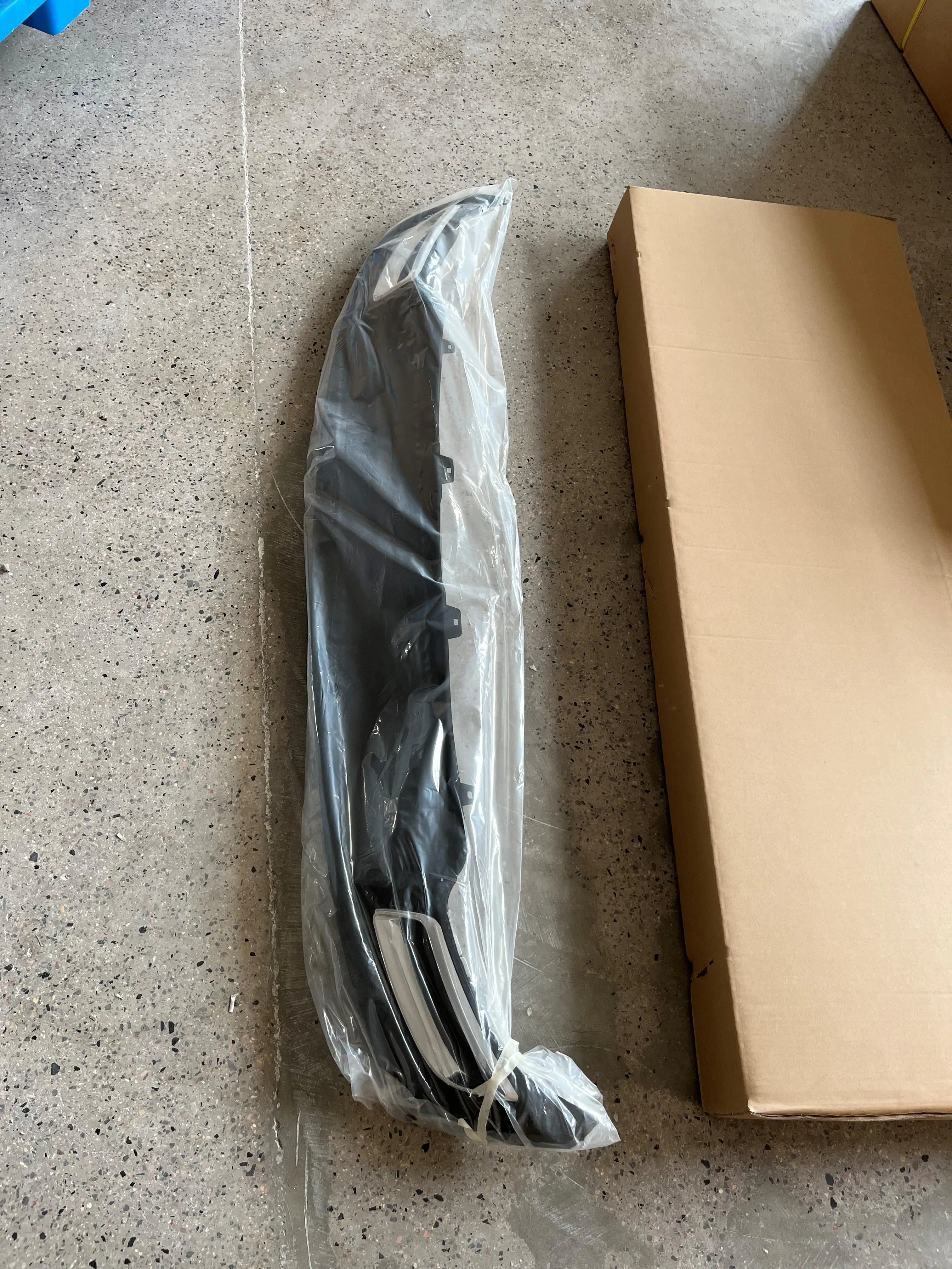 Car Bumper Rear Diffuser And Rear Spoiler Bodykit For Skoda Superb 2016 ...