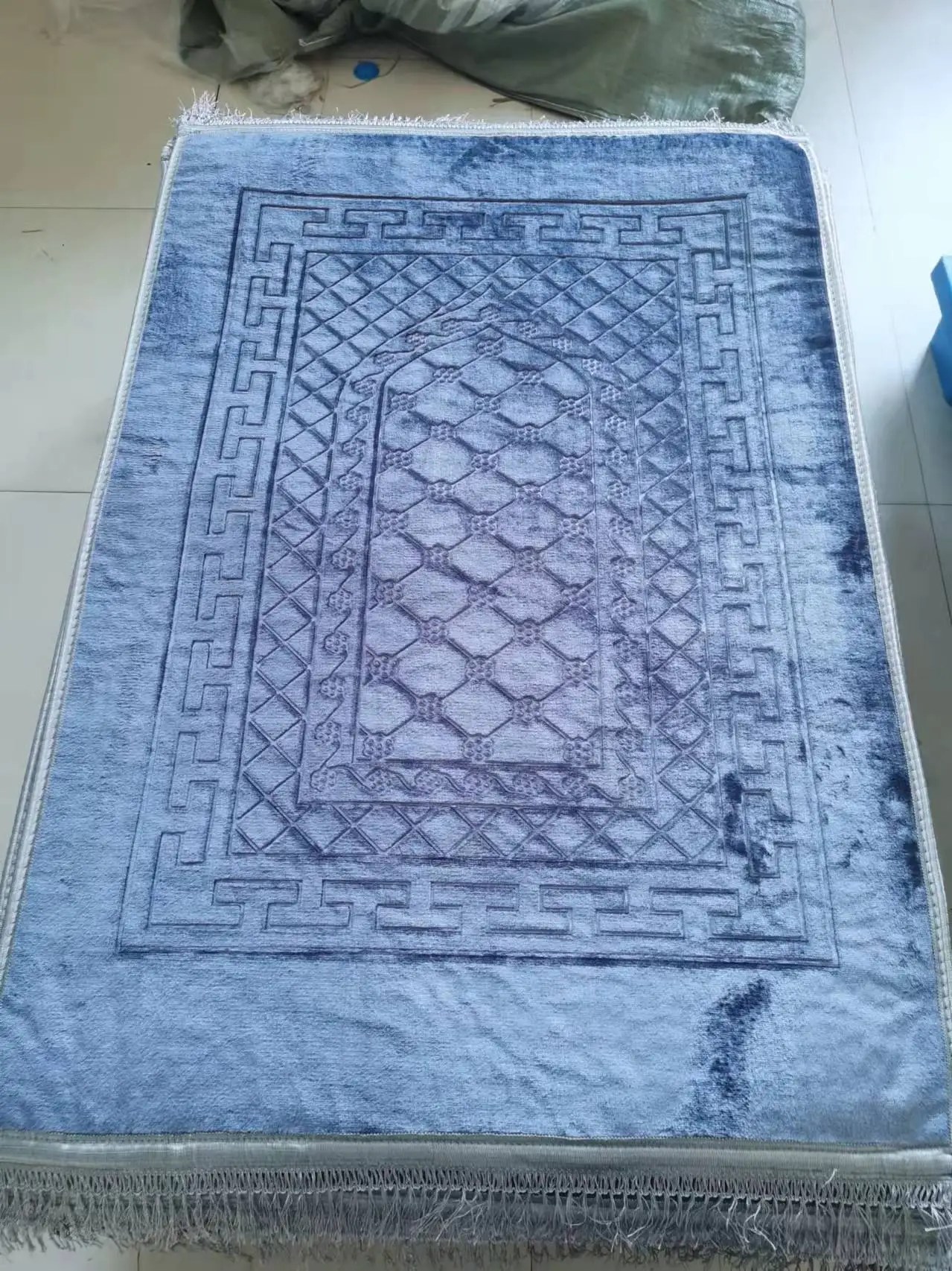 TB Muslim Prayer Rug - Elegant, Durable, and Versatile