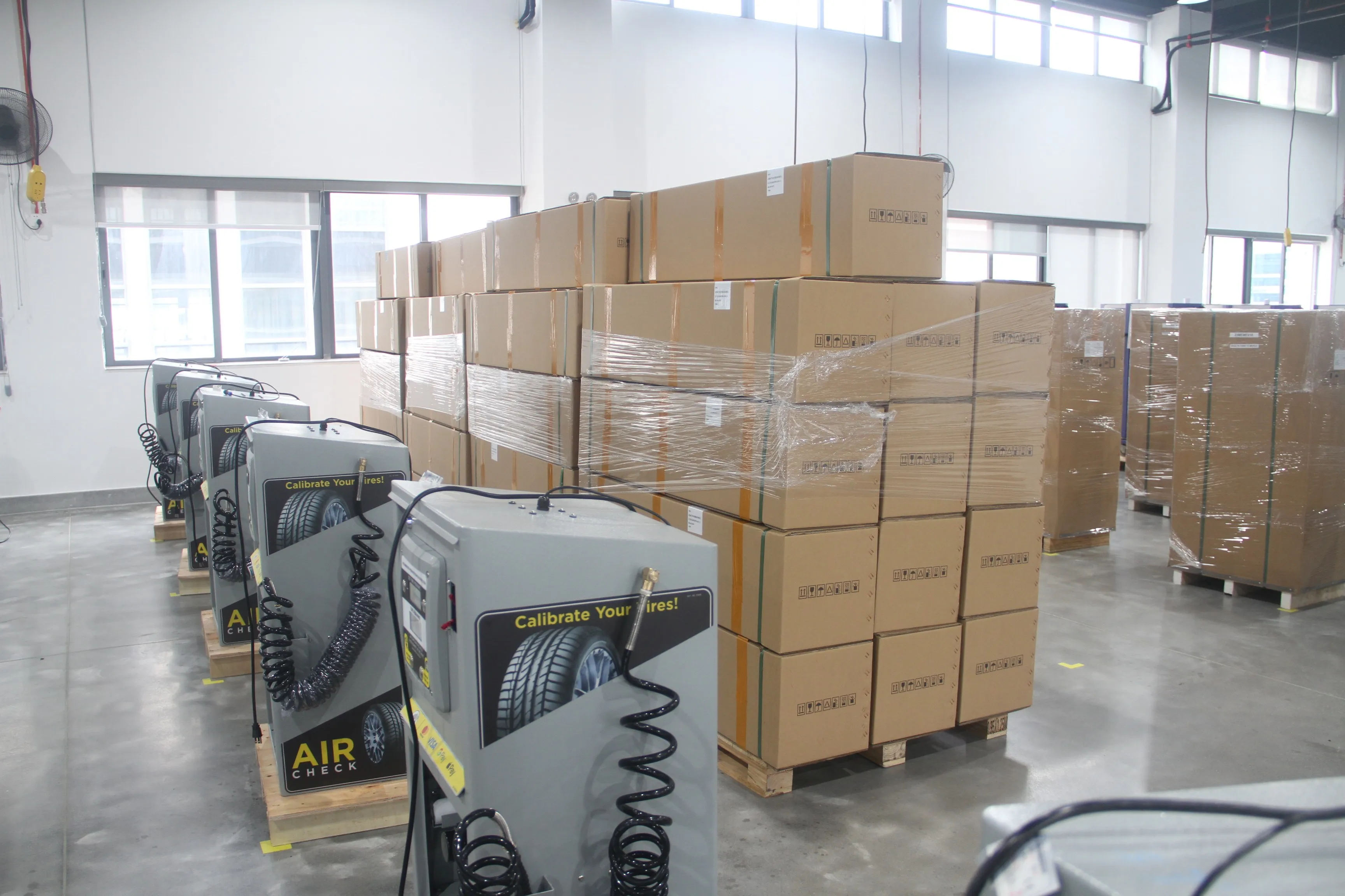 Outdoor Waterproof Tyre Air Pumps For Petrol Station Coin Operated Air ...