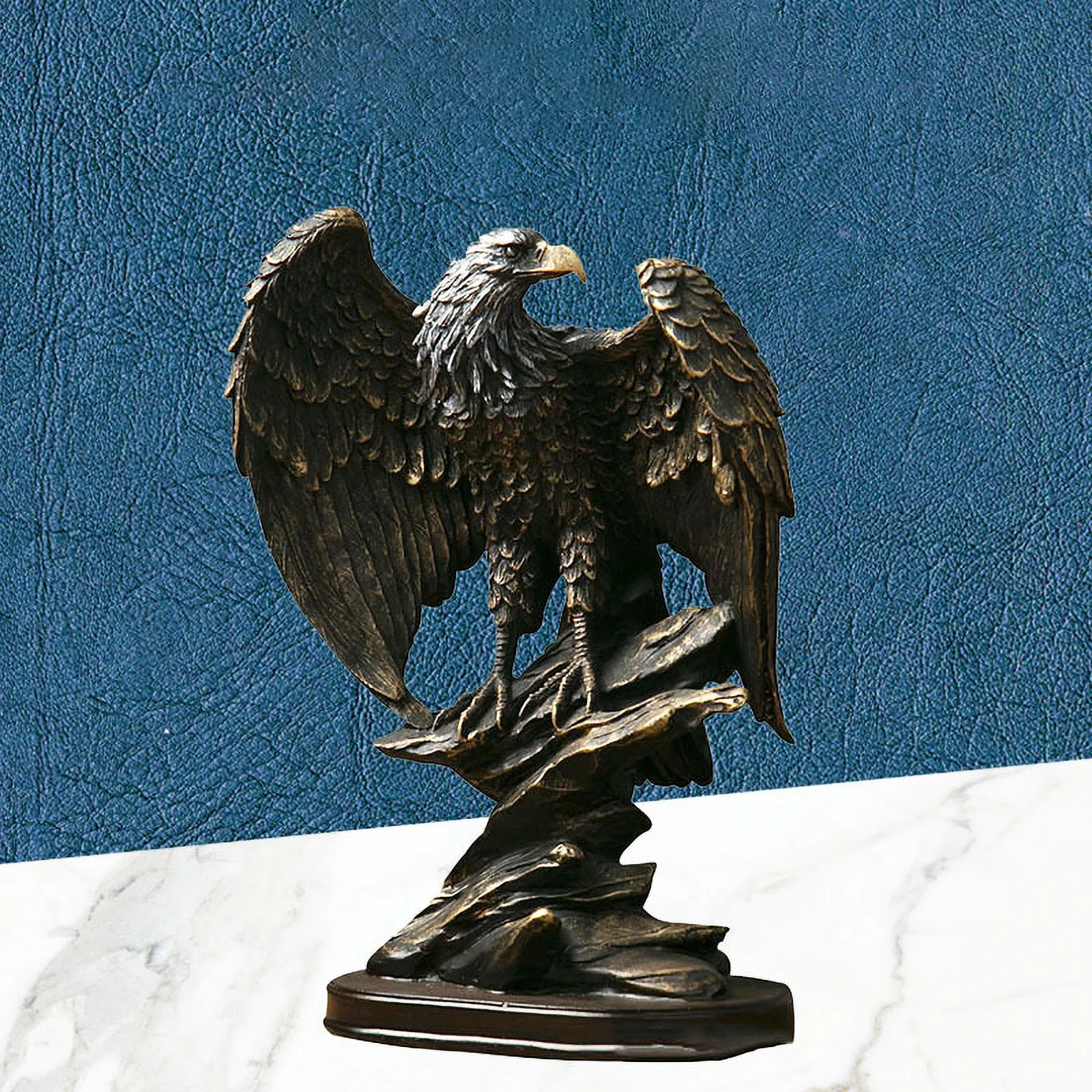 Fengzhi Factory Eagle Resin Arts And Crafts Decoration Eagle Resin ...