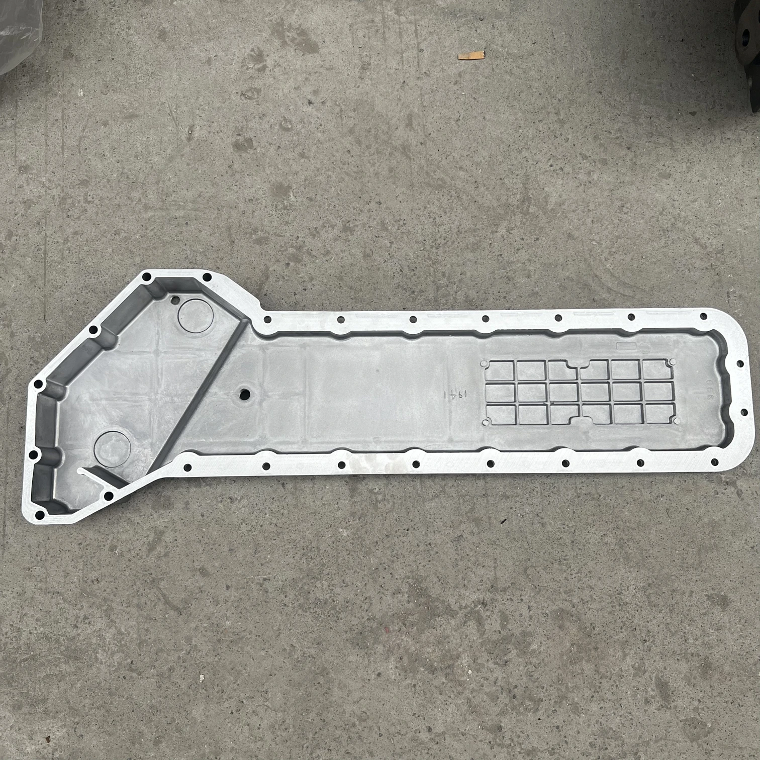 SINOTRUK HOWO Shacman Hydraulic Oil Cooler Cover 614010083