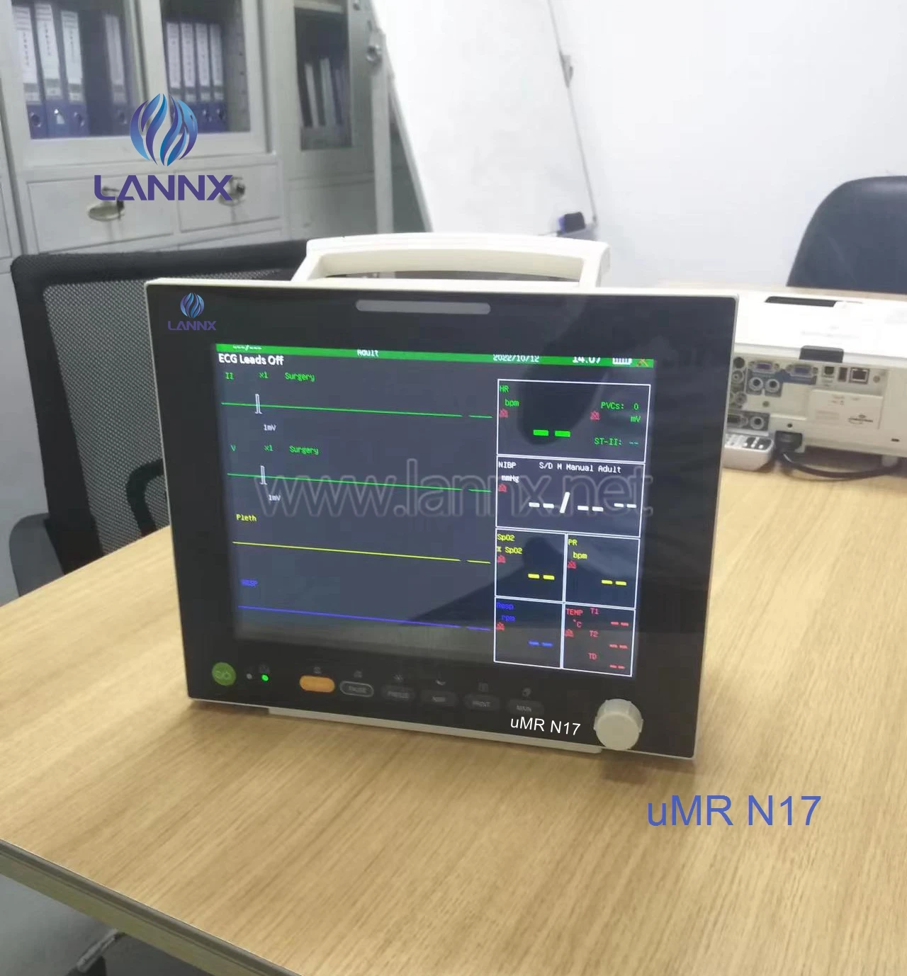 Lannx Umr N17 Quality Assurance Bedside Monitor For Ambulance And Icu ...