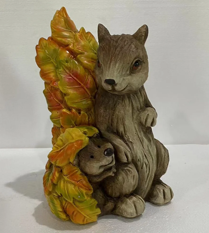Beautifully Crafted Resin Squirrel Figurine Adorable Home Decor Statue ...