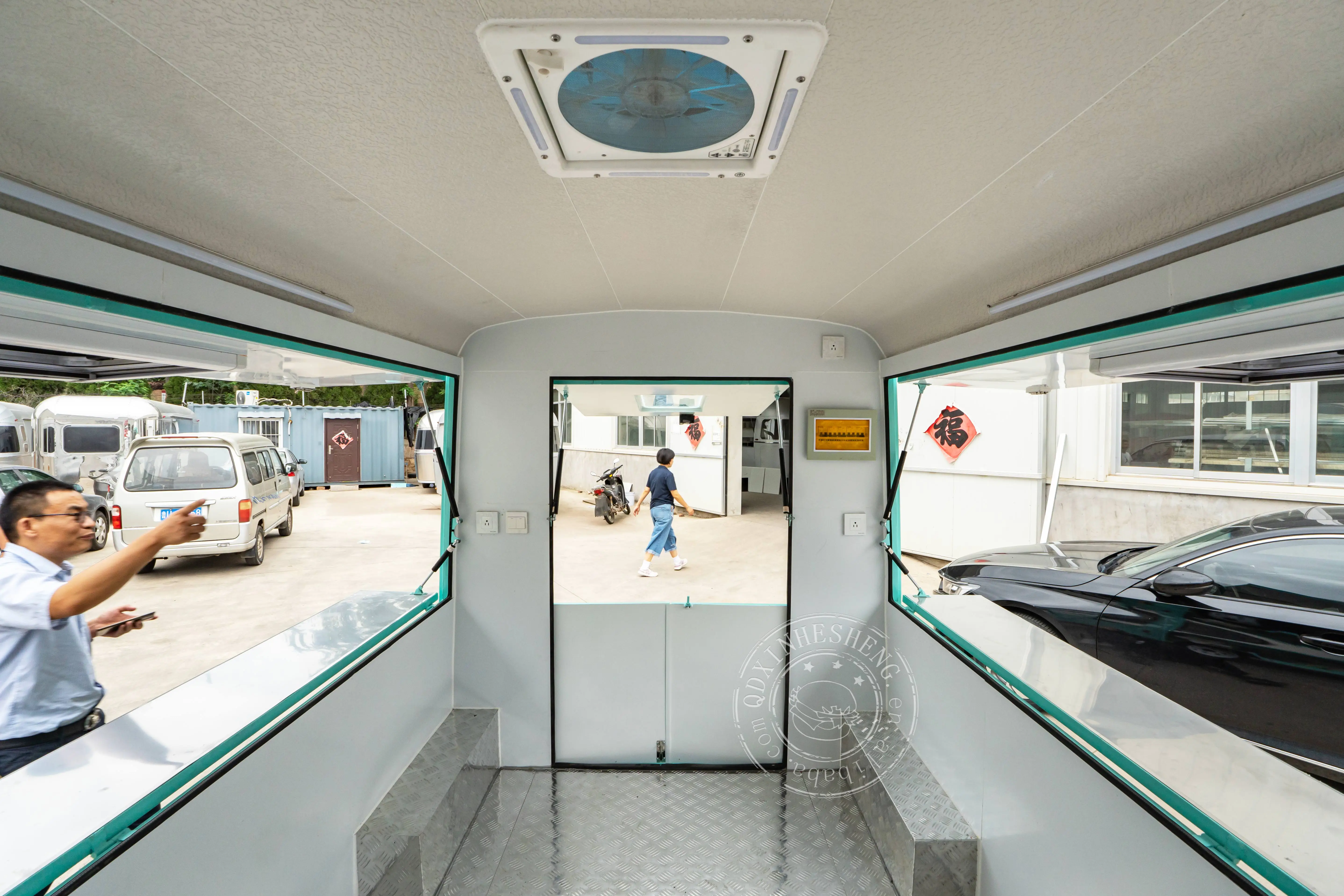 Electric Food Truck One Stop Service Commercial Coffee with Devices Van ...