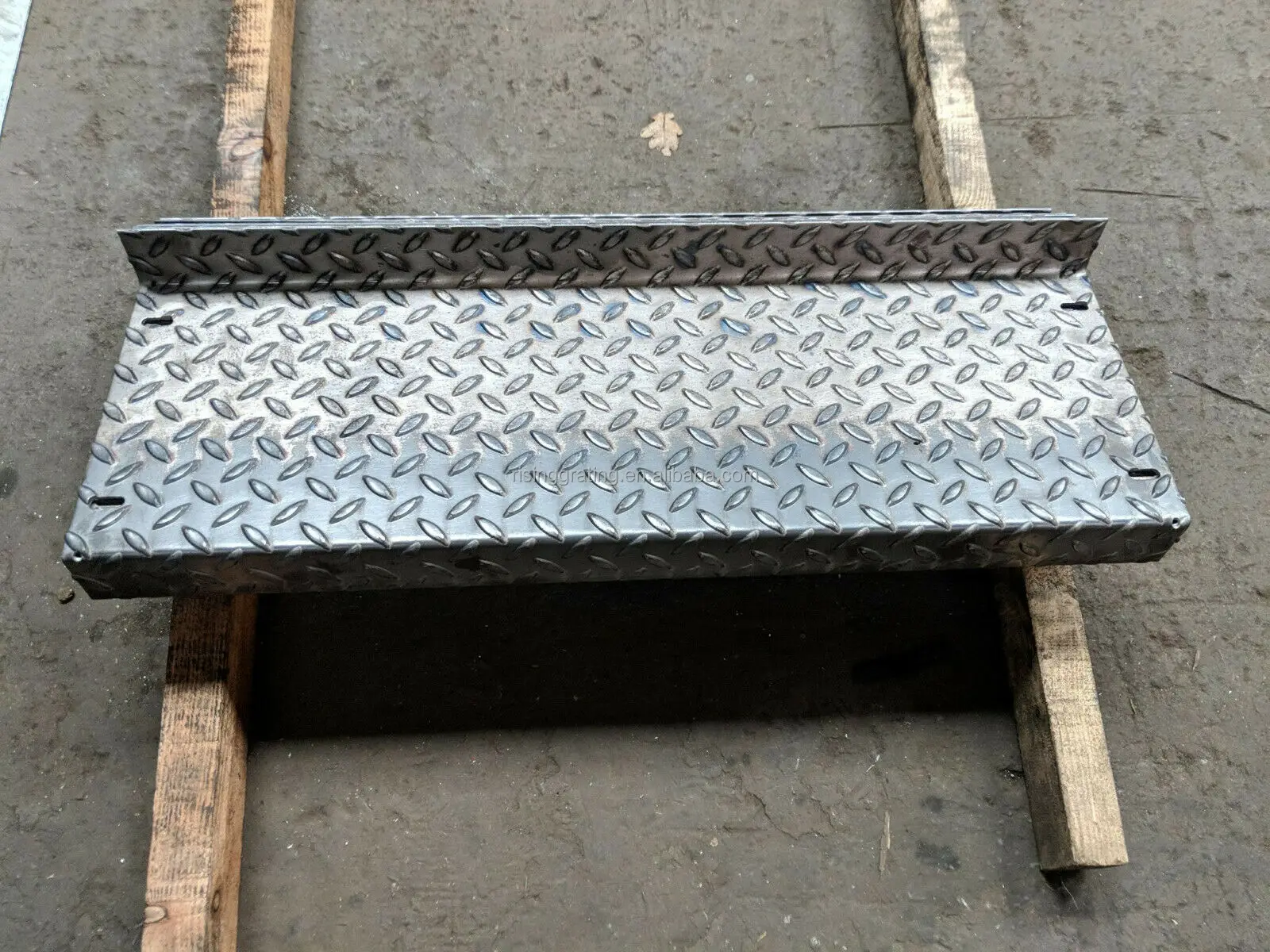 Galvanised Diamond Steel Checker Plate Stair Treads