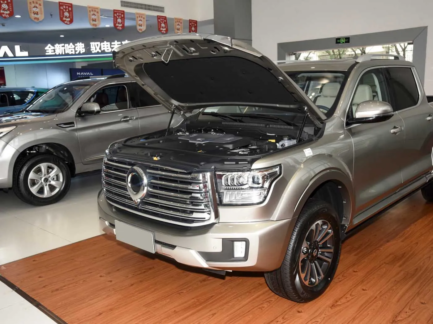 Great Wall Poer 2.0T Petrol 4WD Pickup: Off-Road Vehicle with 360° Rear ...