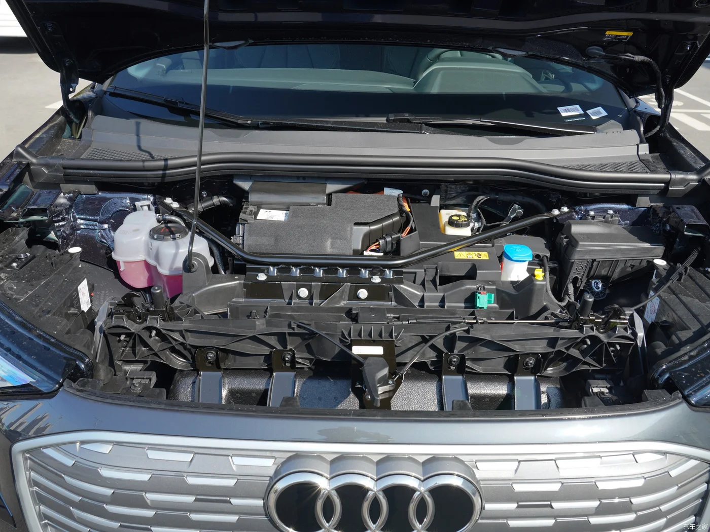 2023 2024 Audi Q4 E Tron Max Power 230 150kw Electric Ev Car New Car ...