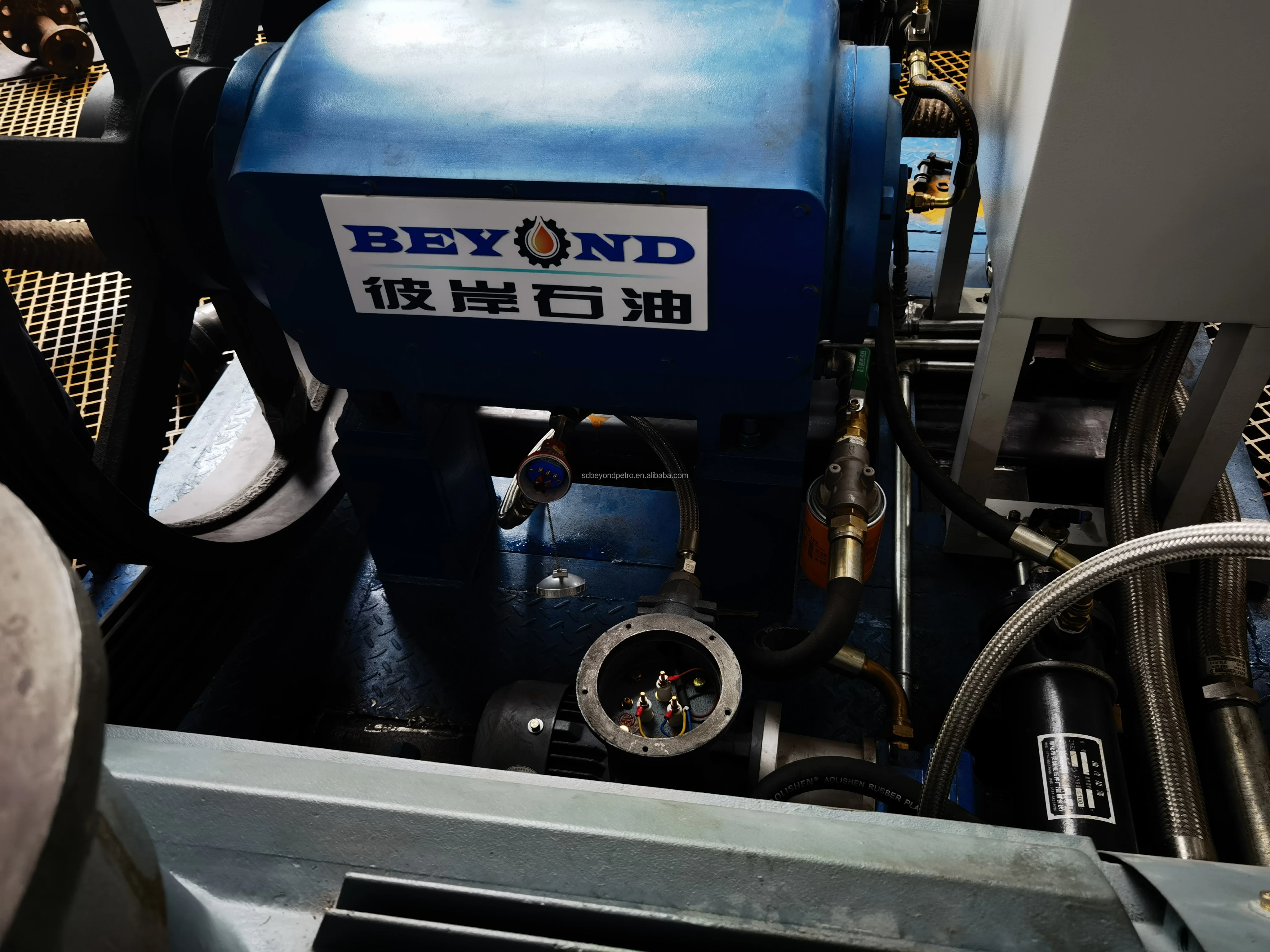 T335 High Pressure Diesel Engine Triplex Mud Pump for Mining