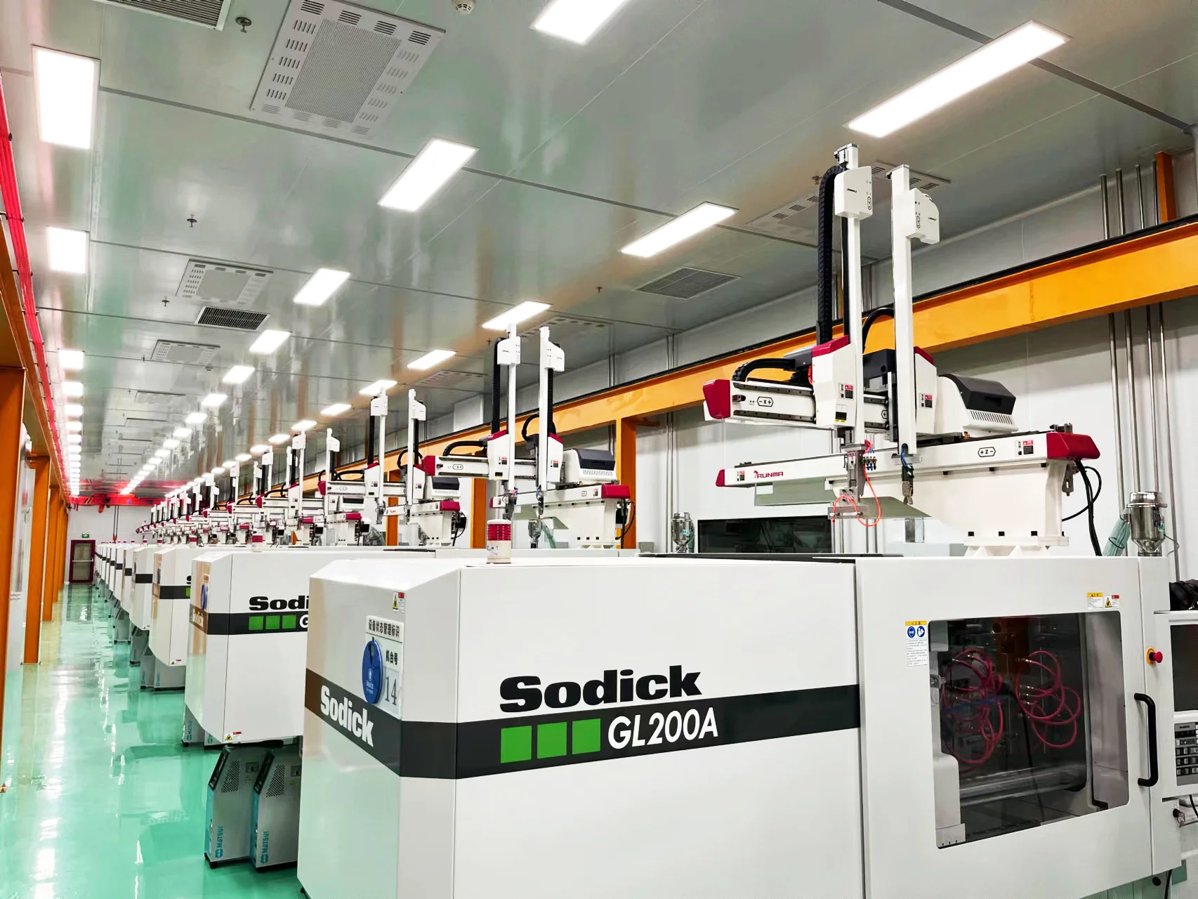 Sprue Picker Robot - Efficient Injection Molding Arm