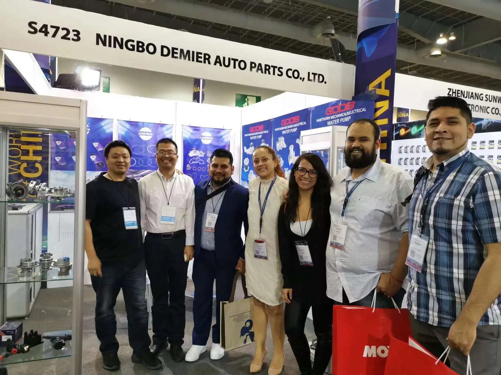 Oil Pump Lr087668 Lr110501 Lr078805 Aj813322 For Jaguar Land Rover 2.0 ...