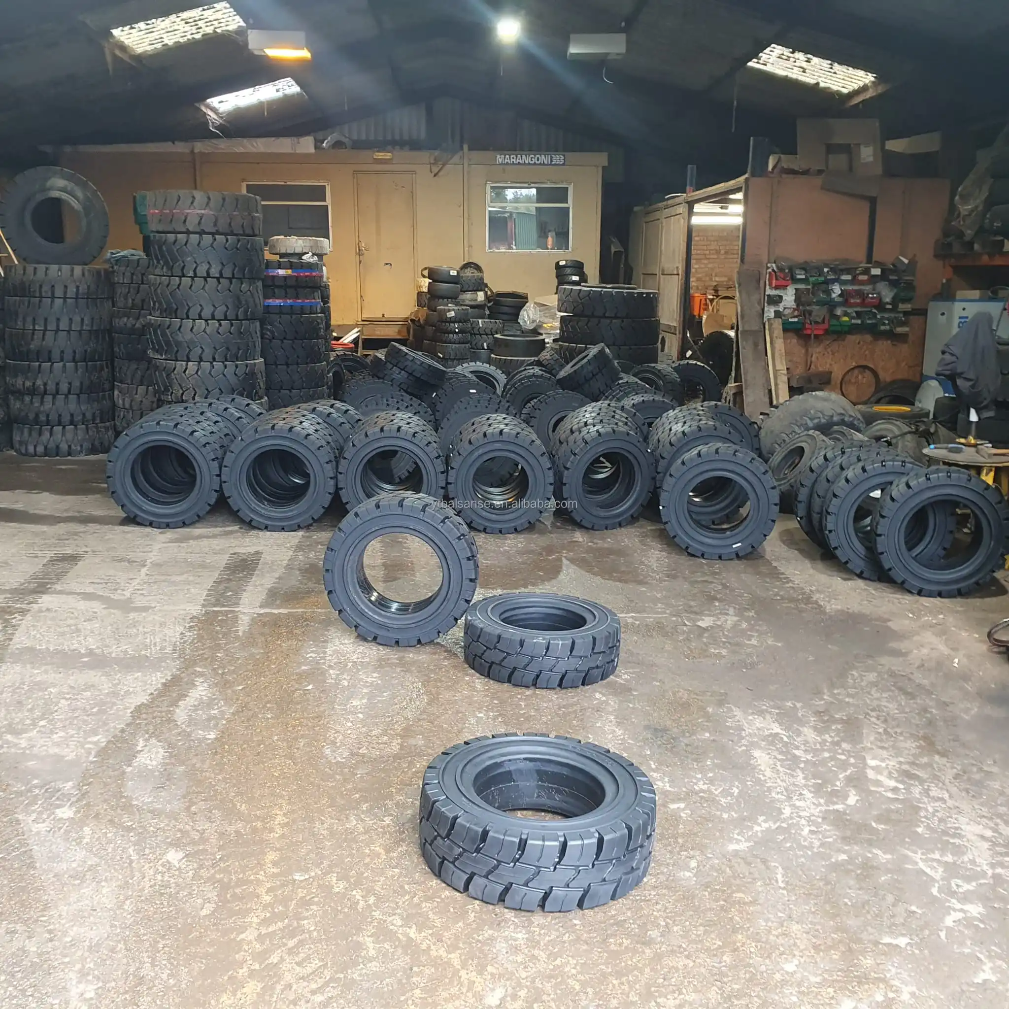 Heavy Duty Port Solid Forklift Tire 14.00-24 14.00x24 1400-24 For Port ...