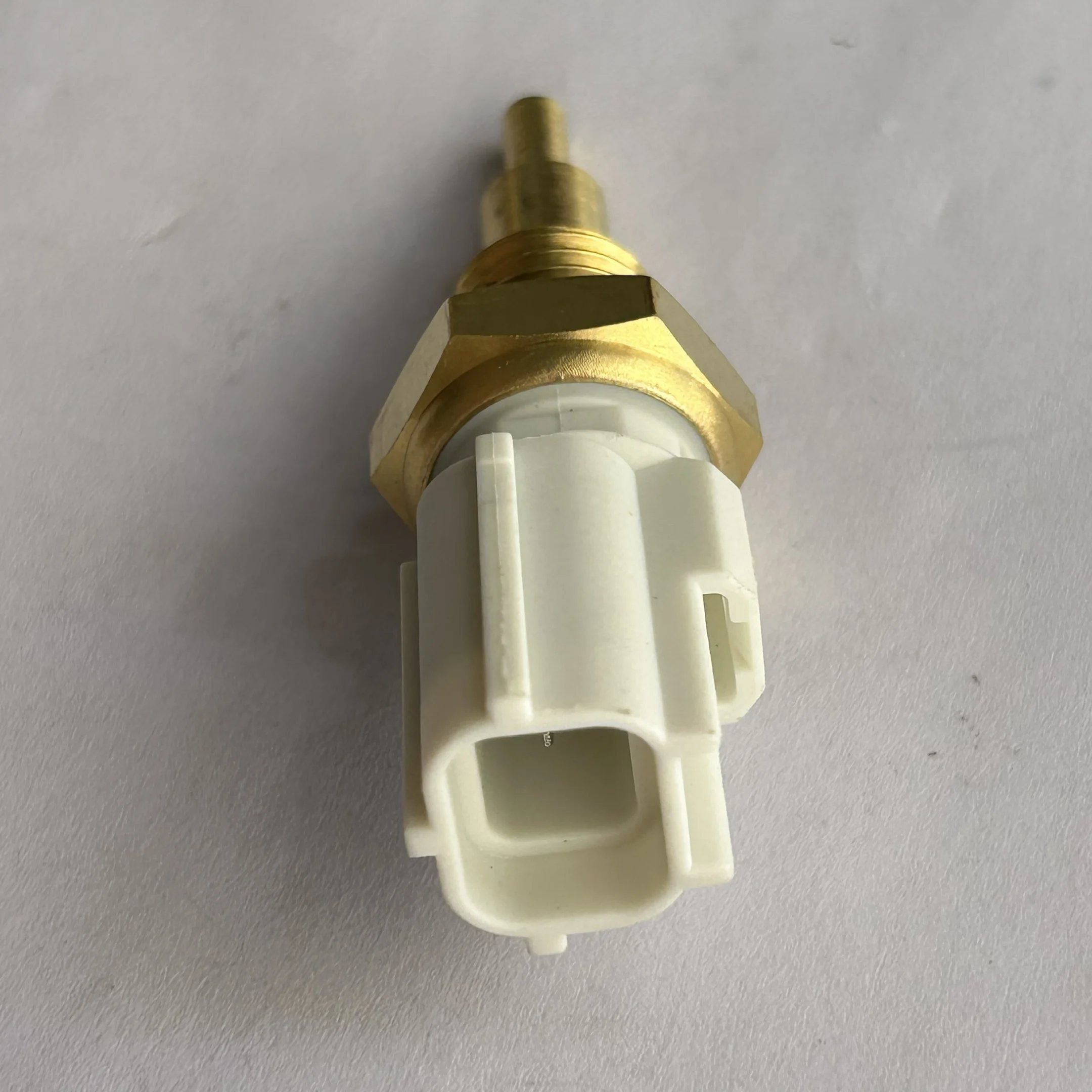 8942233030 89422-33030 Sensor de temperatura del refrigerante para ...