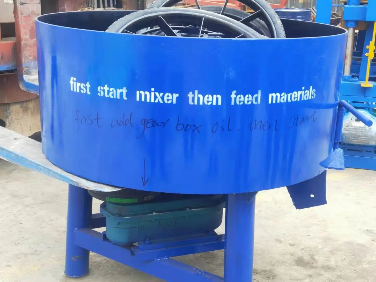 QT4-26 Cement Block Making Machine to Liberia - Easy & Efficient