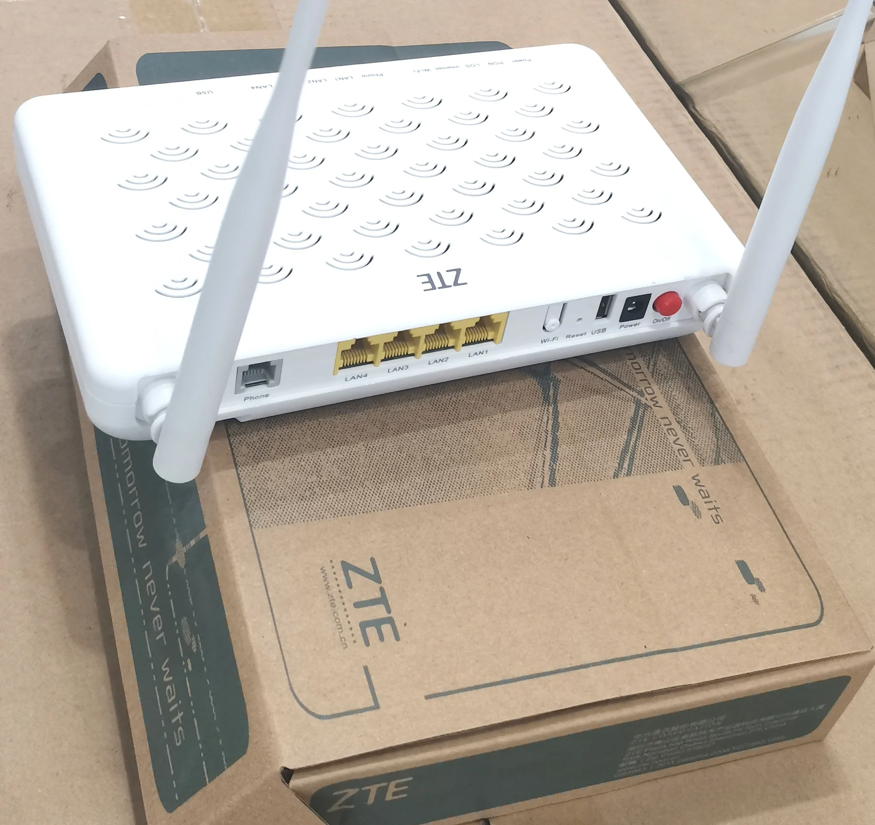 ZTE GPON ONU ZXHN F609 - All Gigabit FTTH Modem & Router