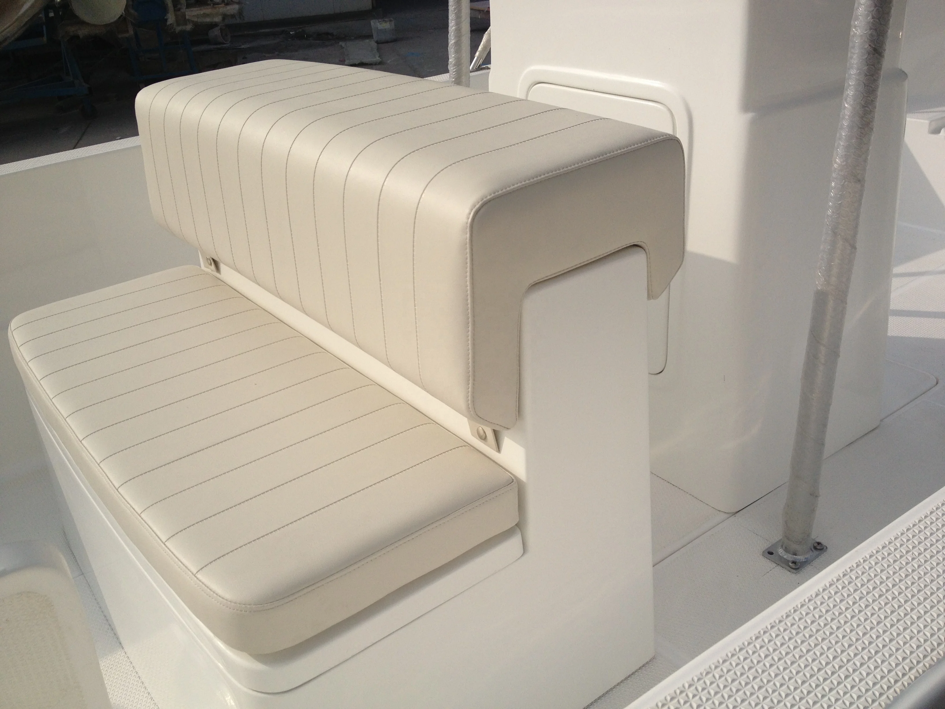 Speed 500 Fiberglass Fishing Boat - Perfect for Family Fun