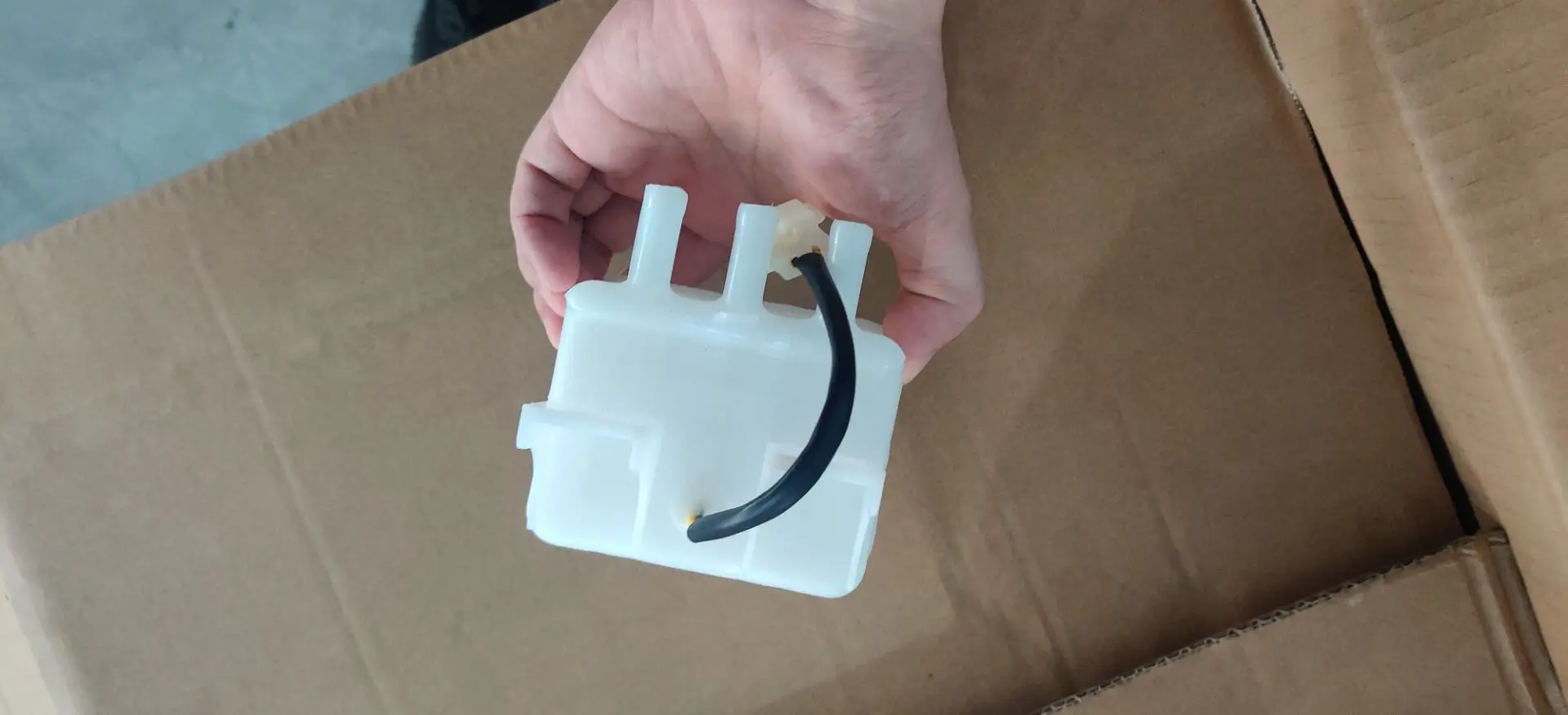 Mighty 58510-45000 Brake Fluid Reservoir for HD Mighty HD250/350 Trucks ...