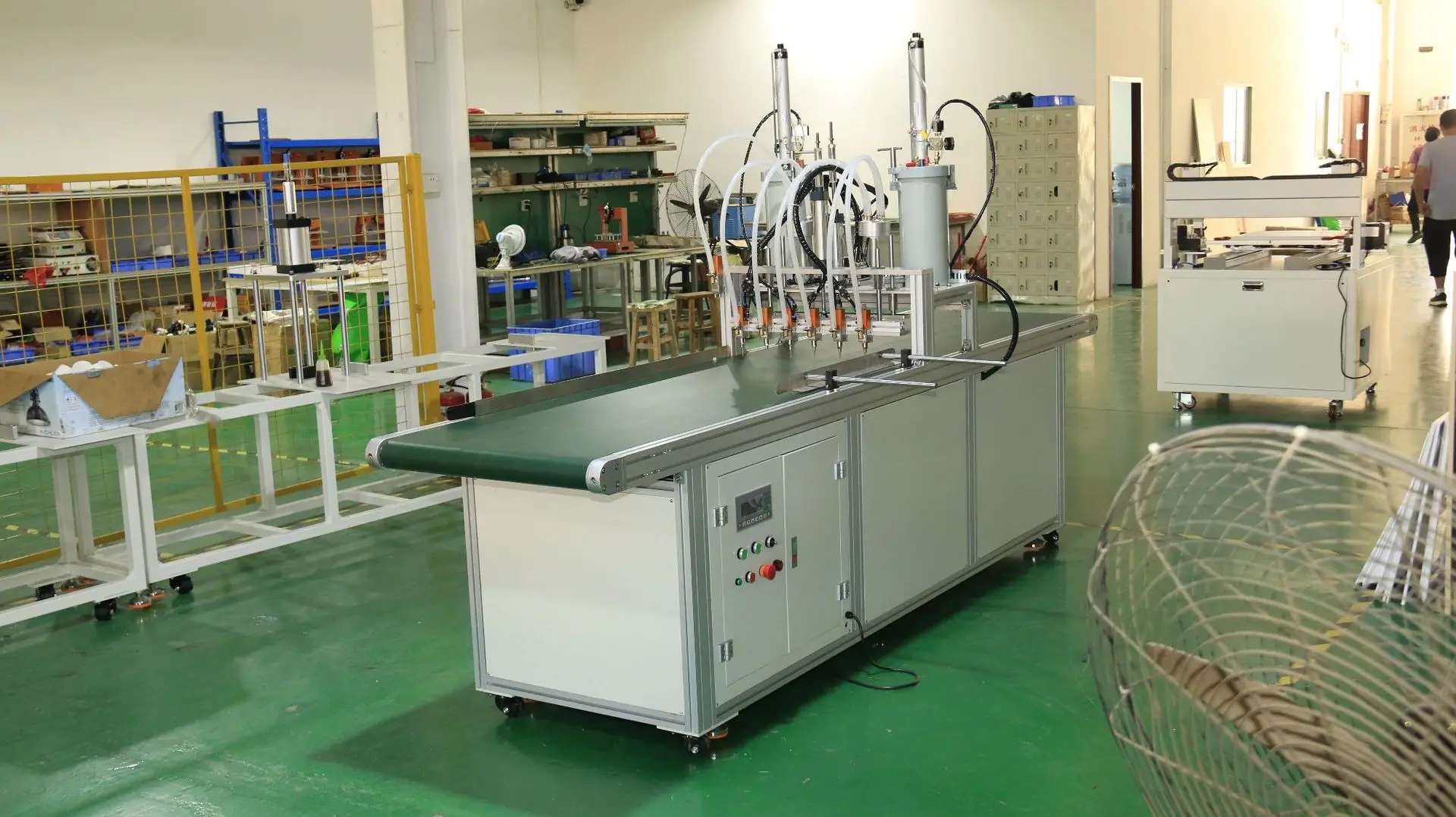 Horizontal Line 6-Head Automatic Glue Dispensing Machine