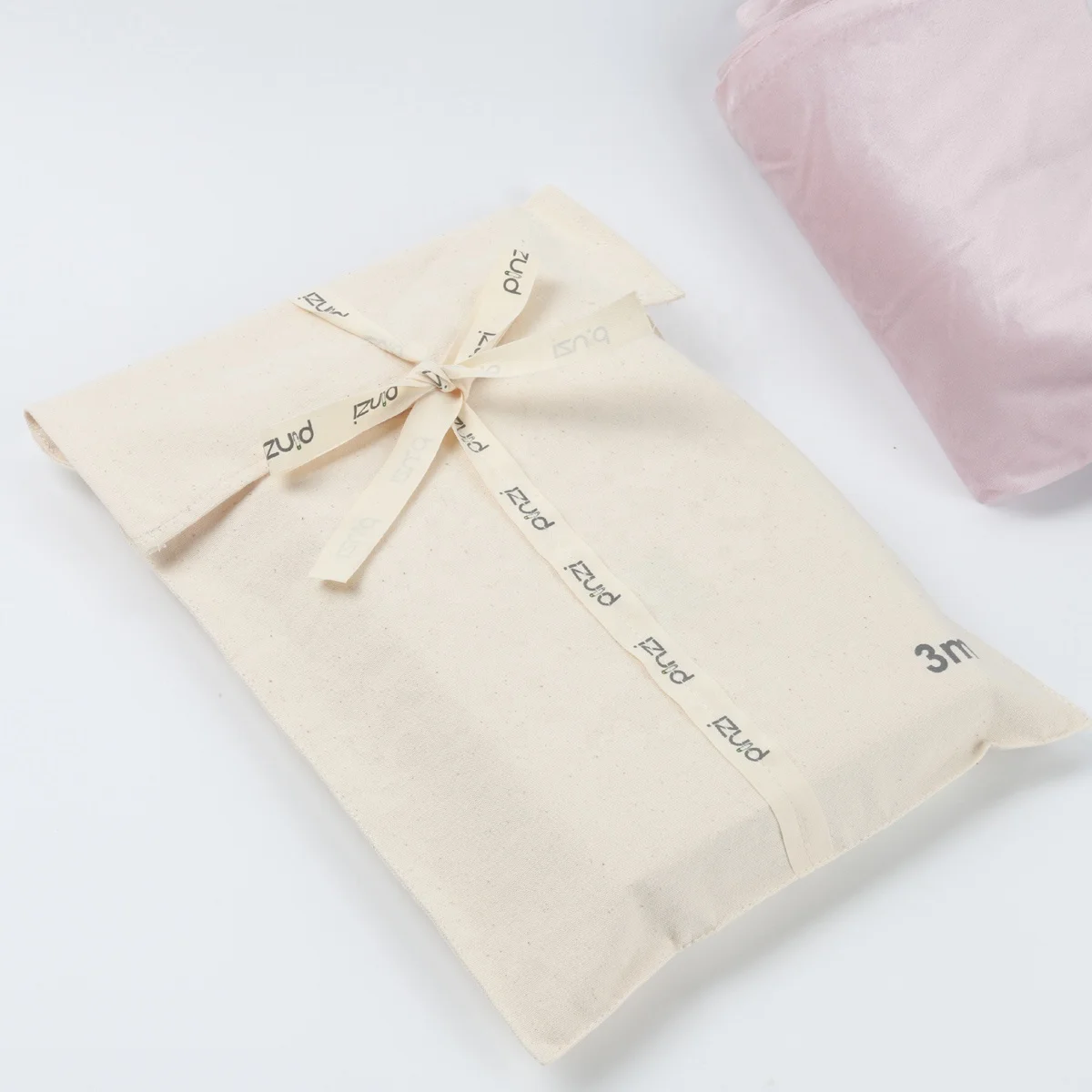 Eco-friendly Cotton Muslin Drawstring Bags for Gift Packaging