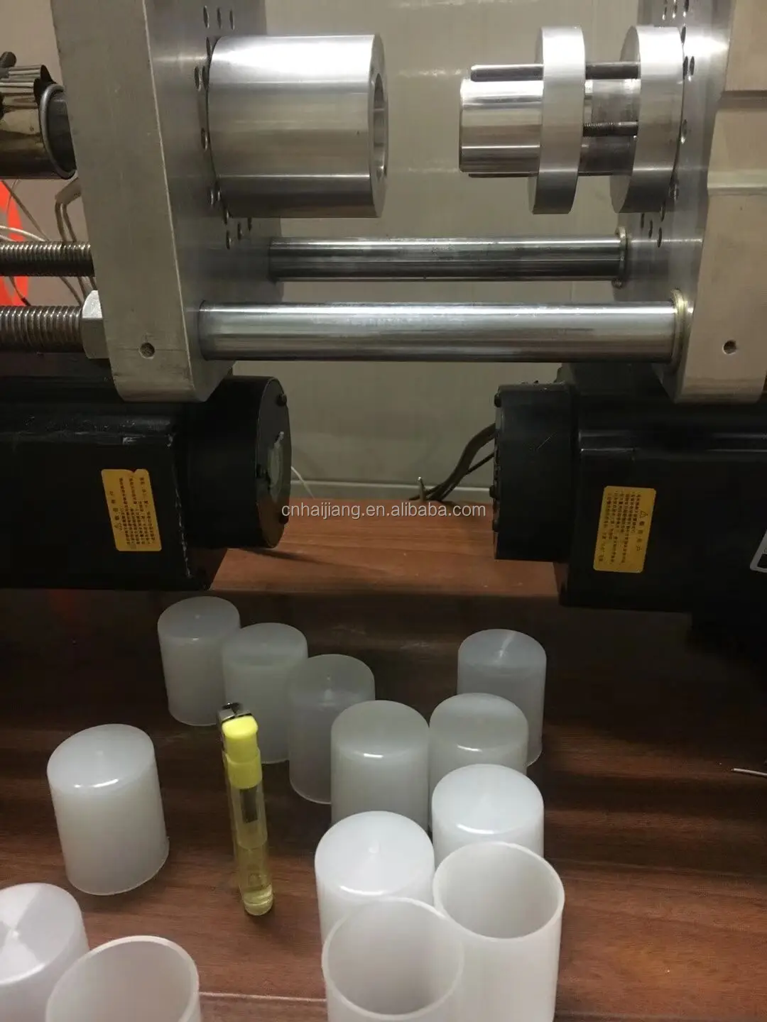 Mini Plastic Injection Molding Machine - 800 KN Clamping Force