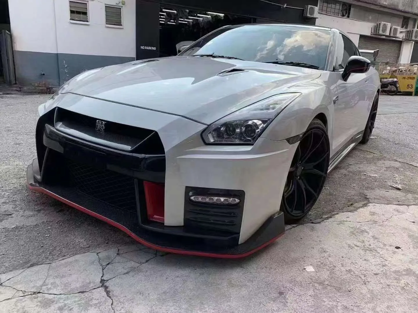 Nissan GTR R35 Carbon Fiber Bumper & Wing Kit - Perfect Fit