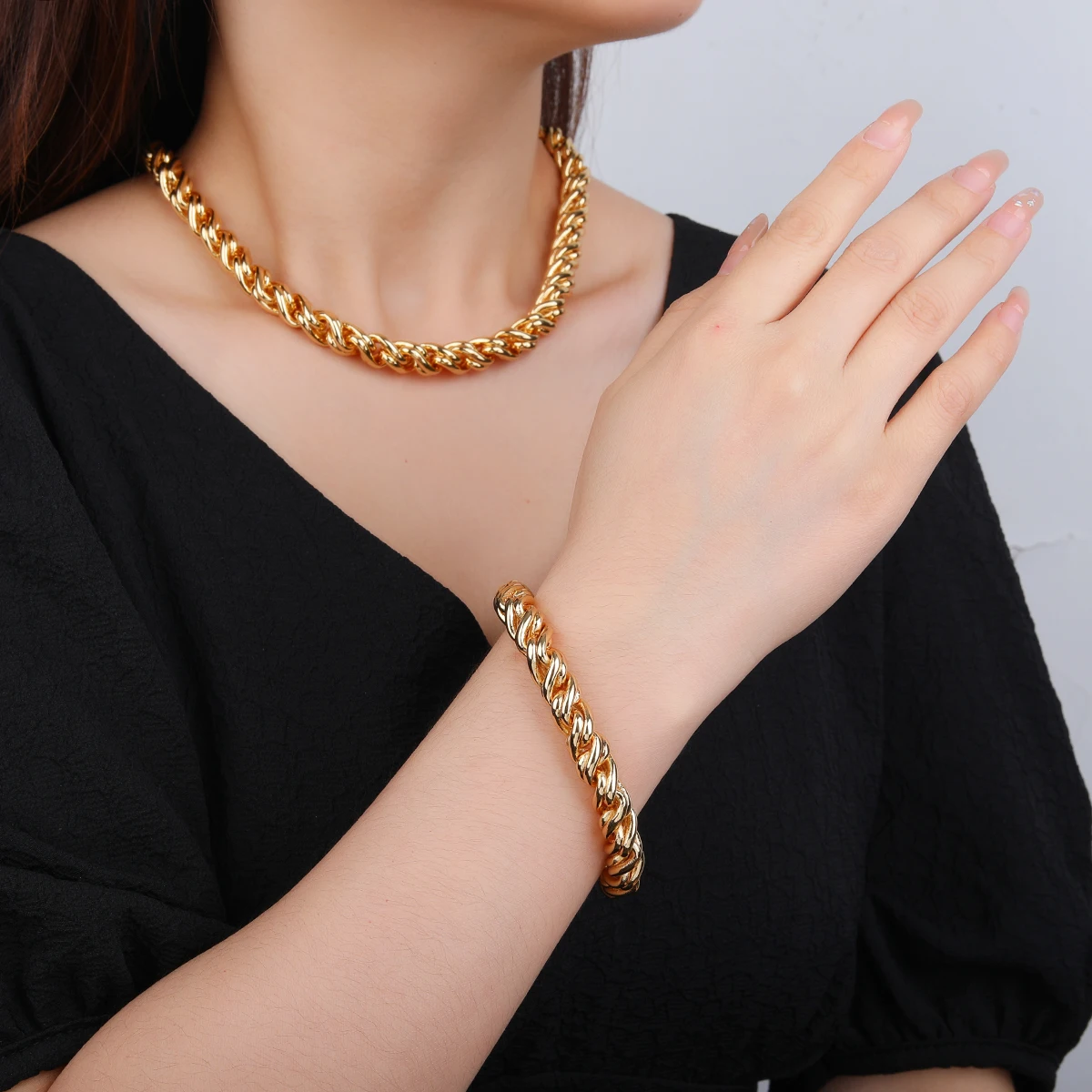 Sisiyu 18k Gold Plated Jewelry Set Women's Gold Plated Fashion Hot Sale Women's Charm Necklaces ...