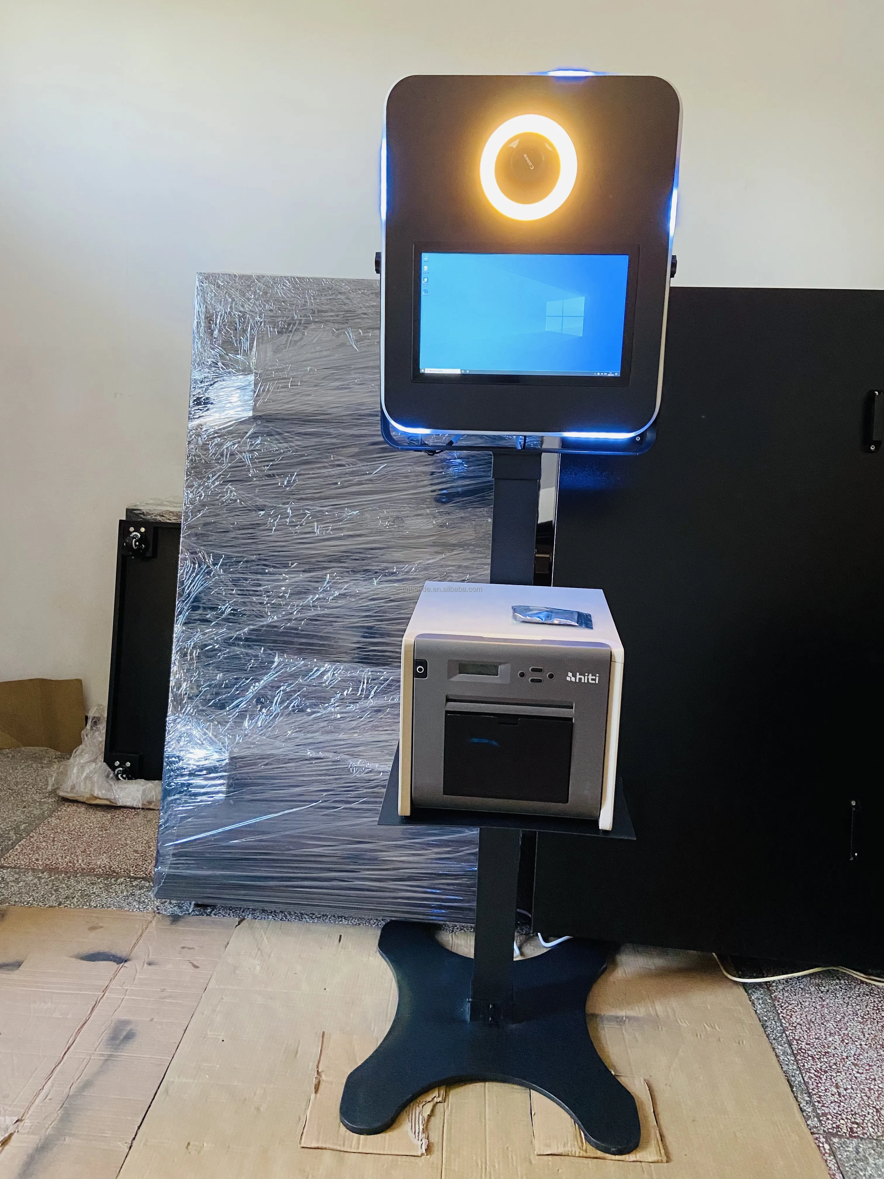 Pretty Portable Selfie Photo Booth - Perfect for Weddings