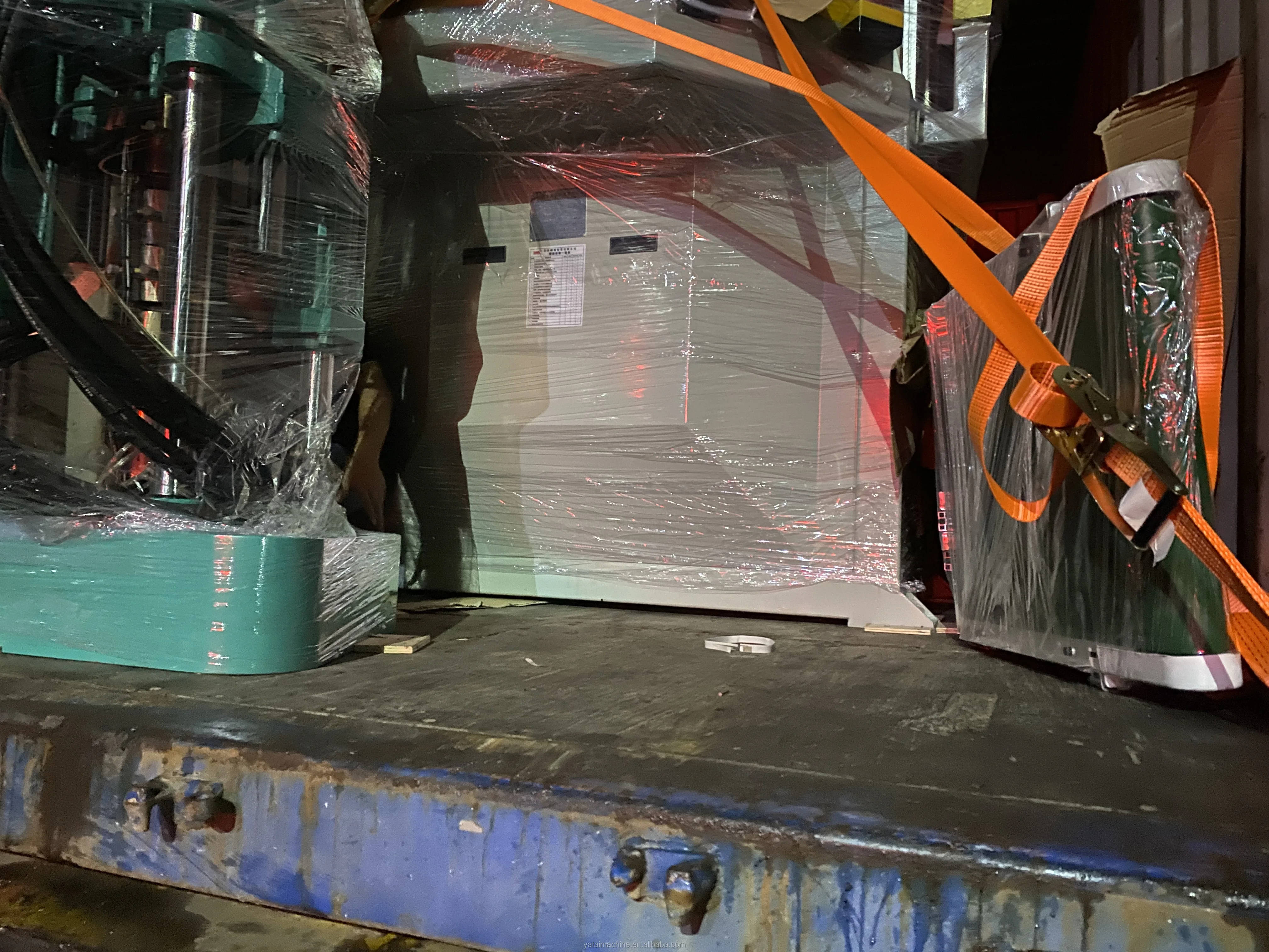 Vertical Injection Molding Machine Led Bulb Housing Manufacturing ...